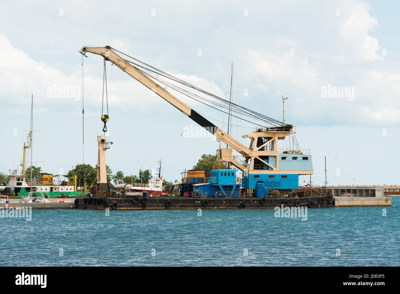 Marine crane hi-res stock photography and images - Alamy