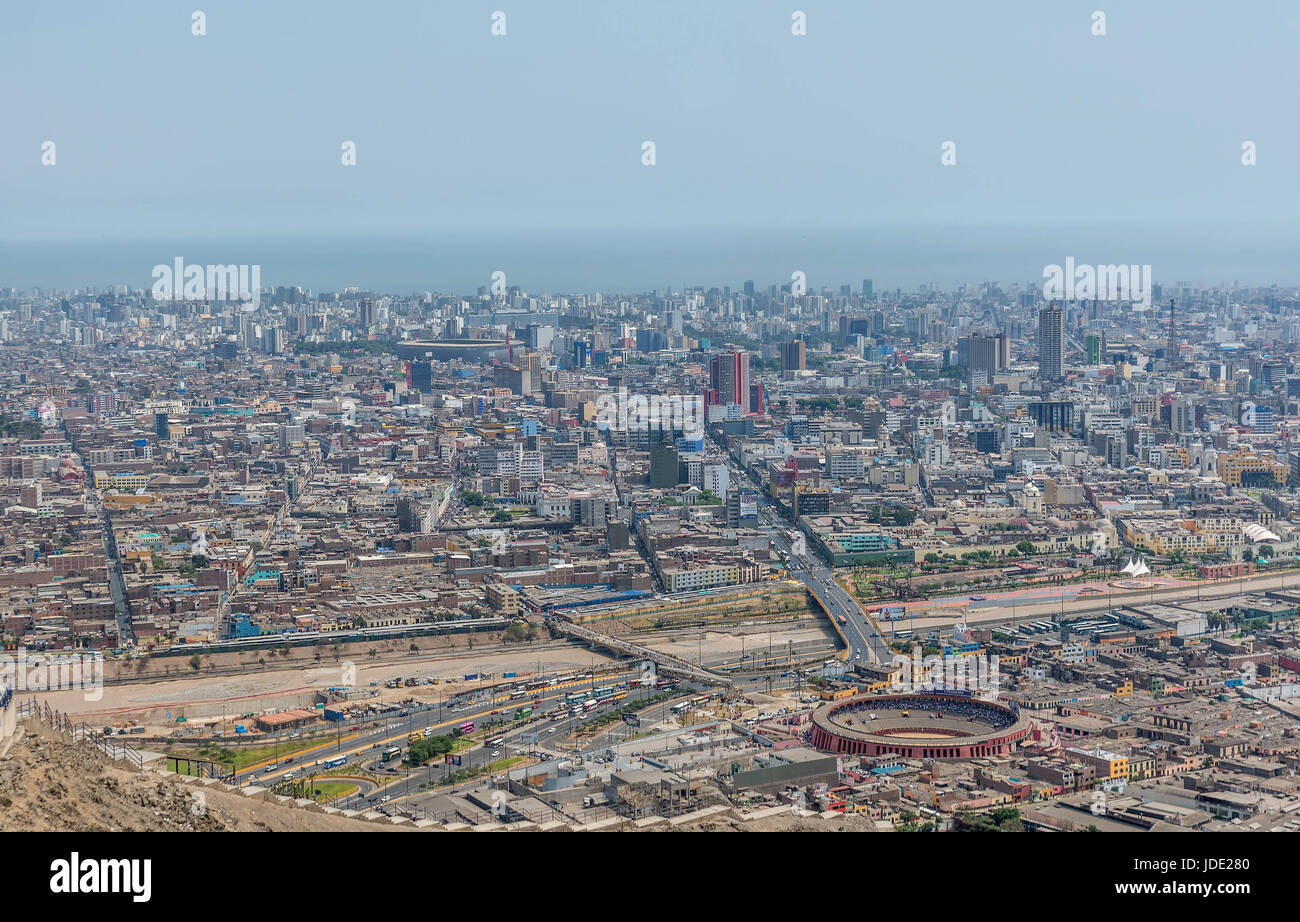 Peru residential district people hi-res stock photography and images ...