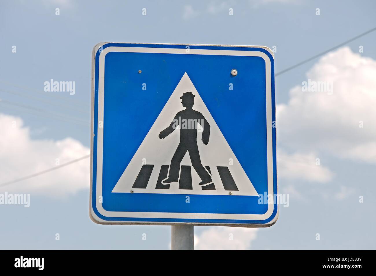 Pedestrian crossing warning traffic sign Stock Photo - Alamy
