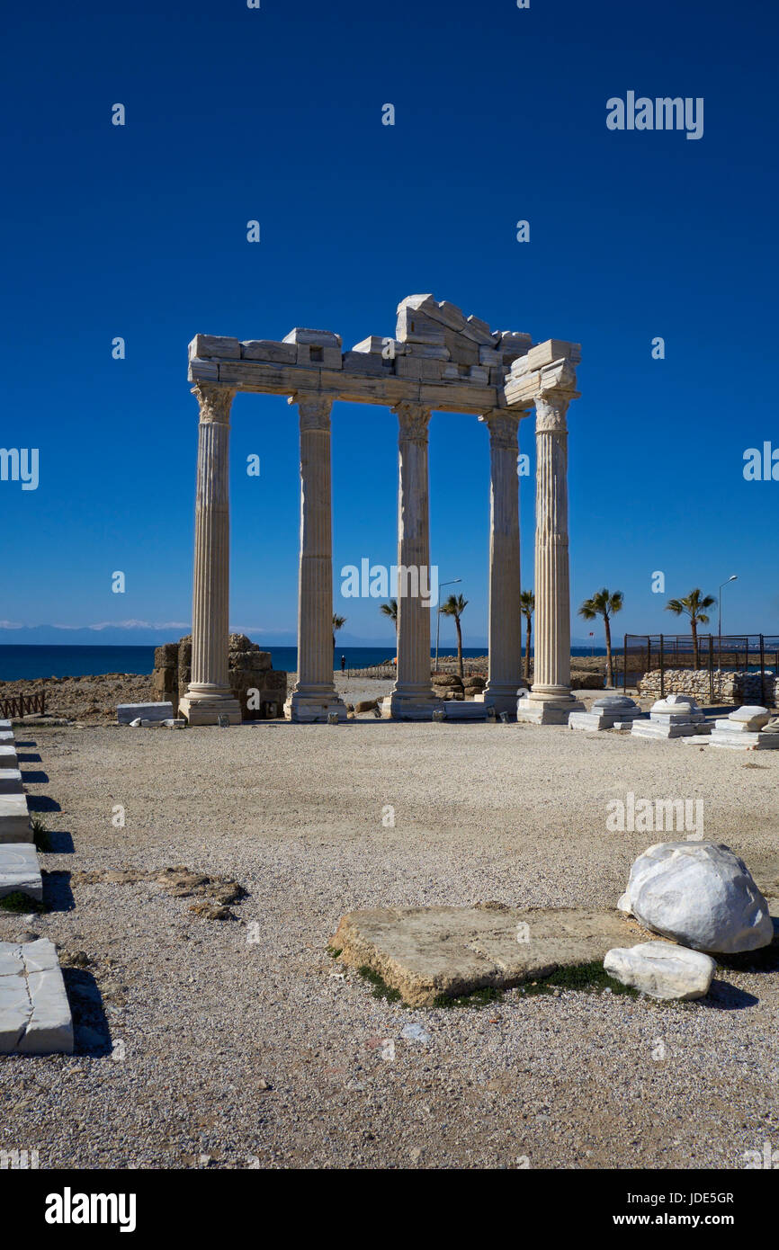 View of the Roman ruins of the temple of Apollo and Athena in Side ...