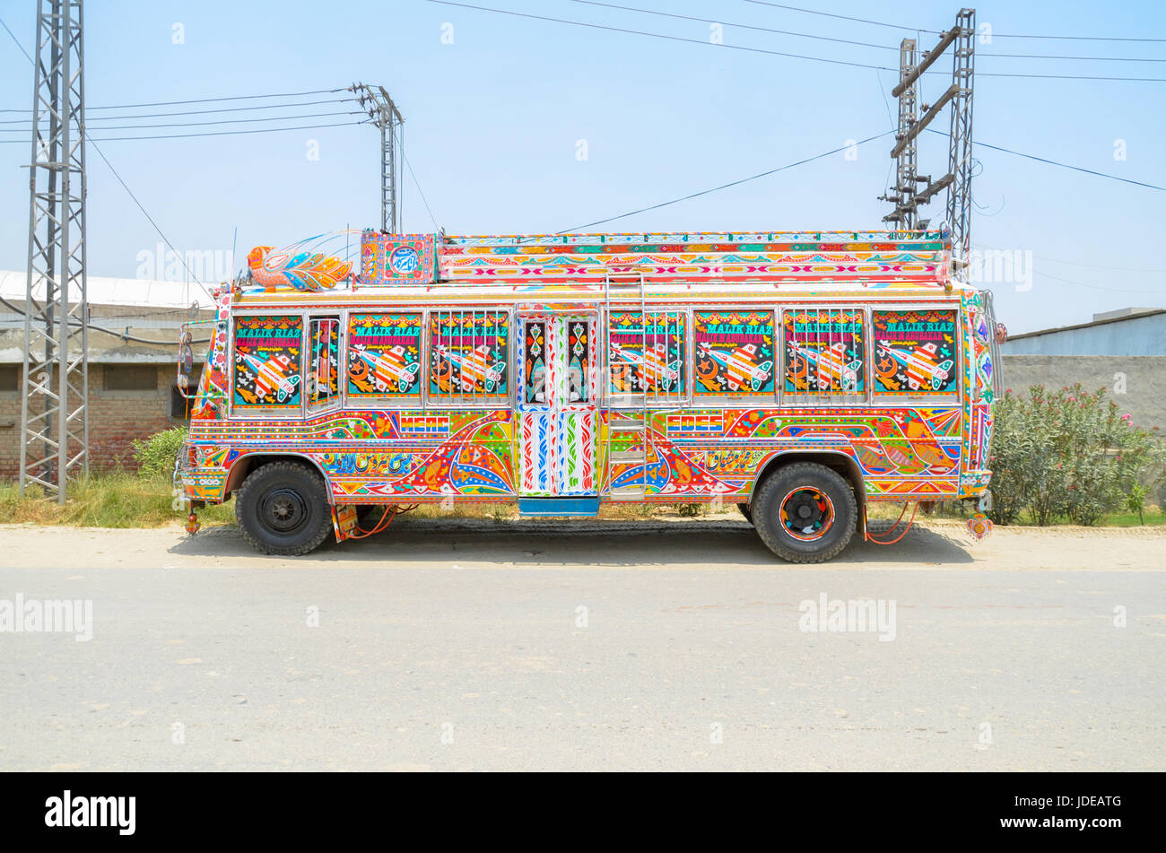 Pakistan bus hi-res stock photography and images - Alamy