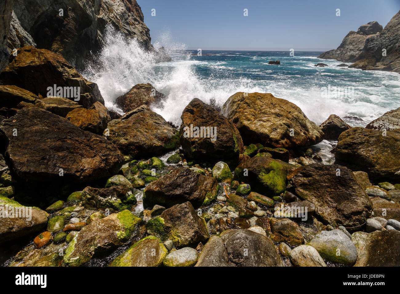 Waves crashing on northern california hi-res stock photography and images - Alamy