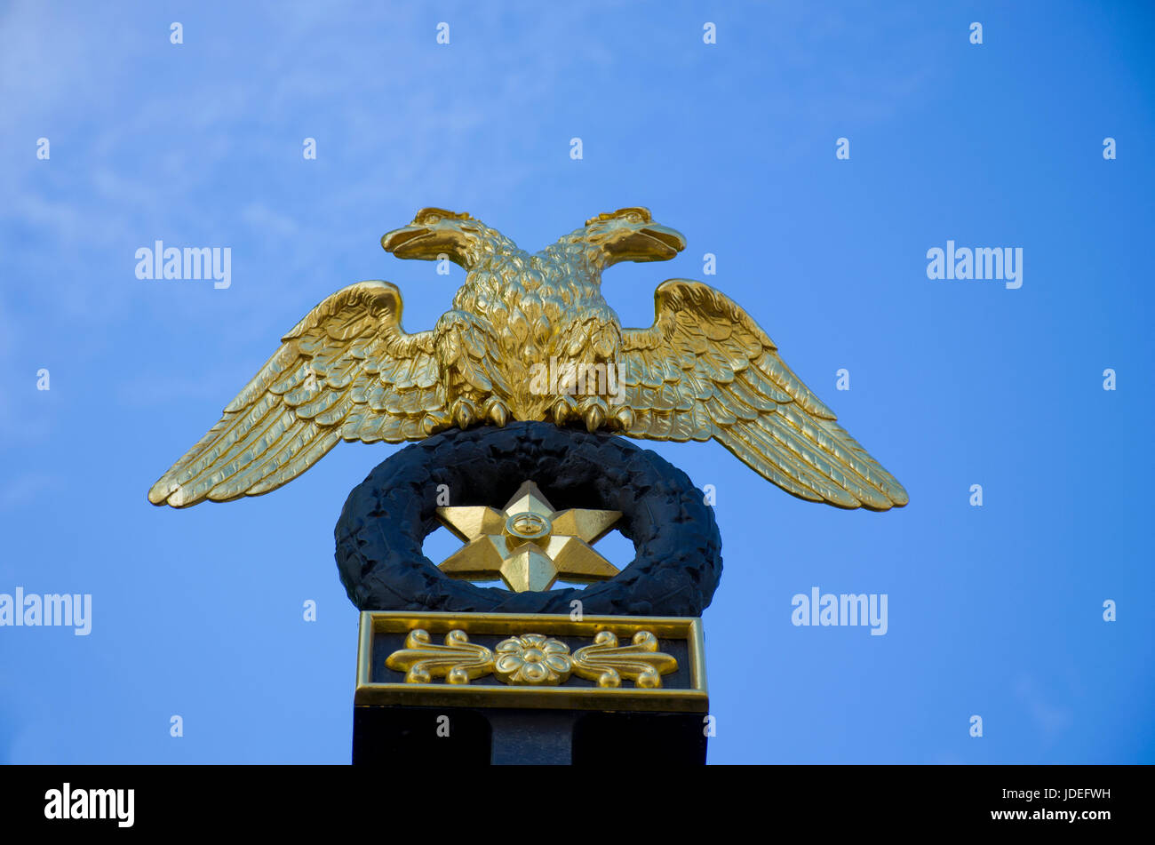 Gold two headed eagle hi-res stock photography and images - Alamy
