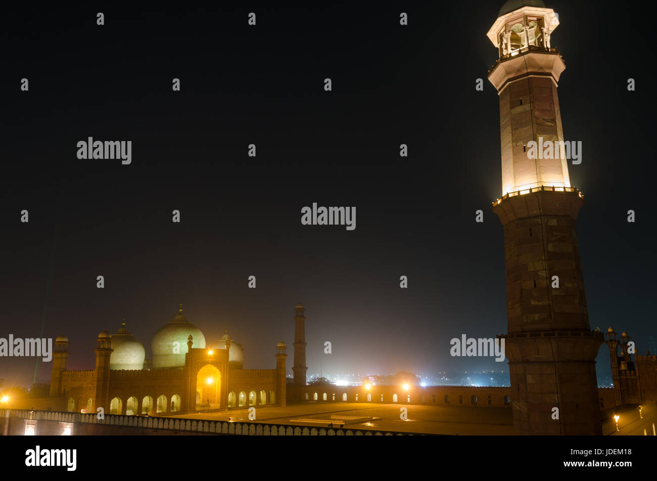 Badshahi Mosque at Night, Lahore, Pakistan Stock Photo - Alamy