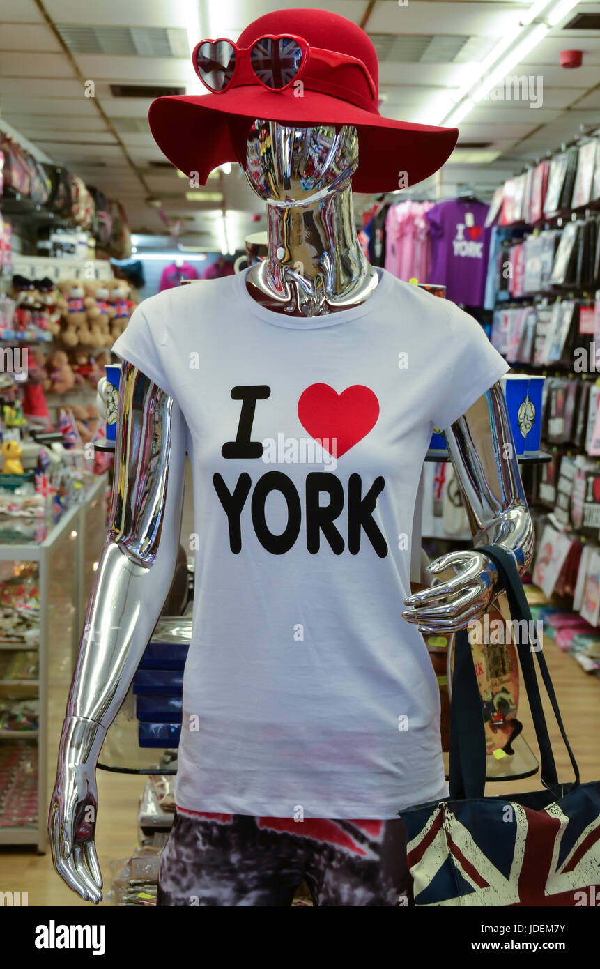 Clothes dummy hi-res stock photography and images - Alamy