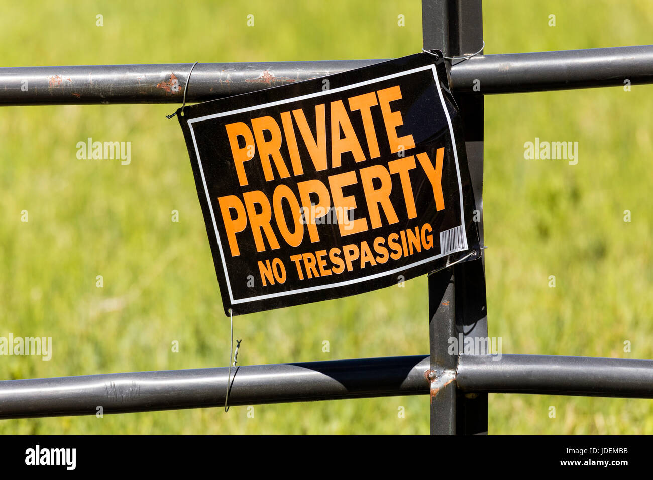 Private land warning sign hi-res stock photography and images - Alamy