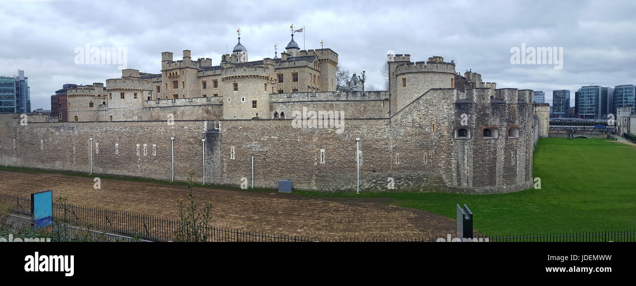 The Tower of London panoramic view Stock Photo - Alamy