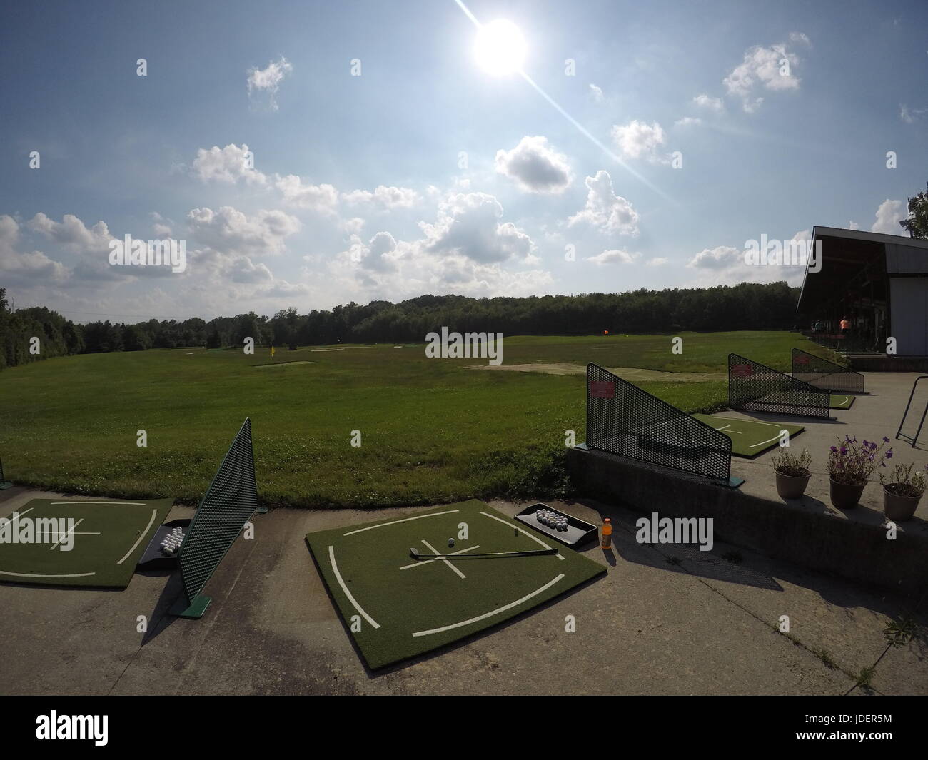 Lower range hi-res stock photography and images - Alamy