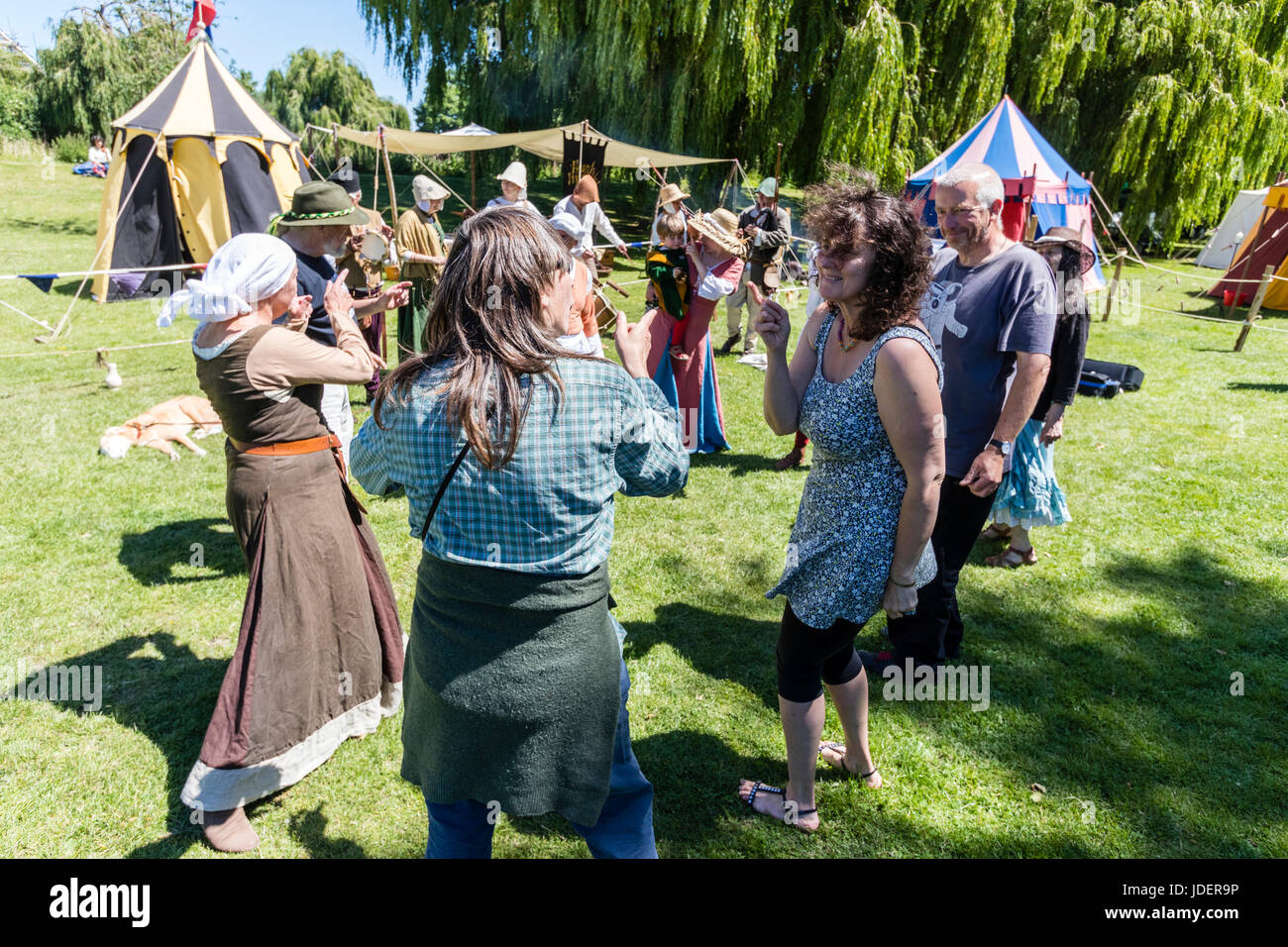 Living history group hi-res stock photography and images - Alamy