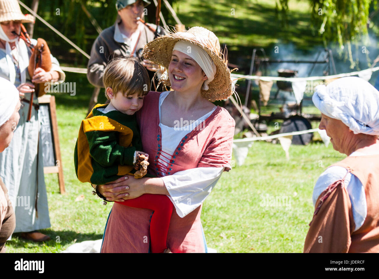 Medieval woman and mother hi-res stock photography and images - Alamy
