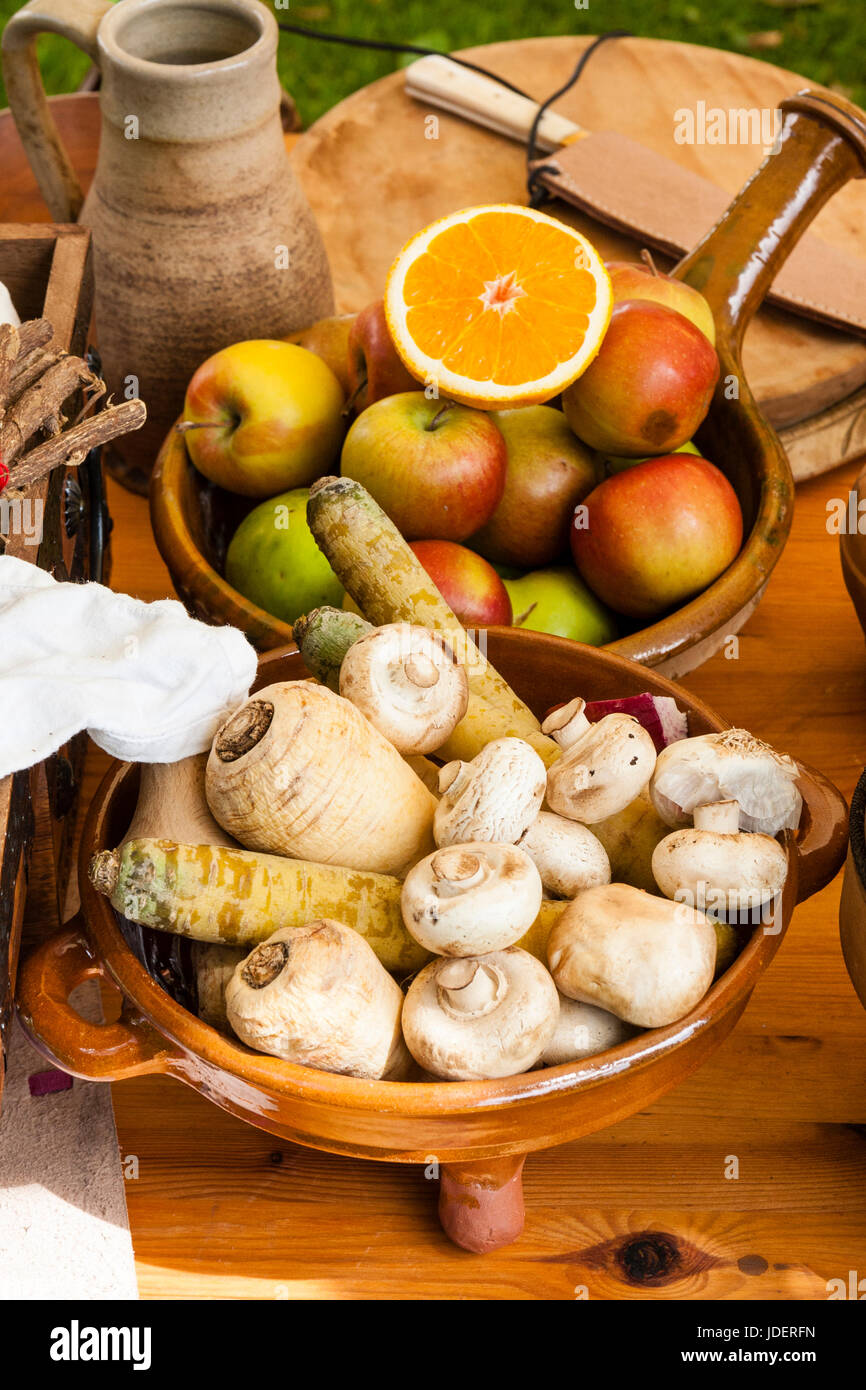 Medieval food hi-res stock photography and images - Alamy