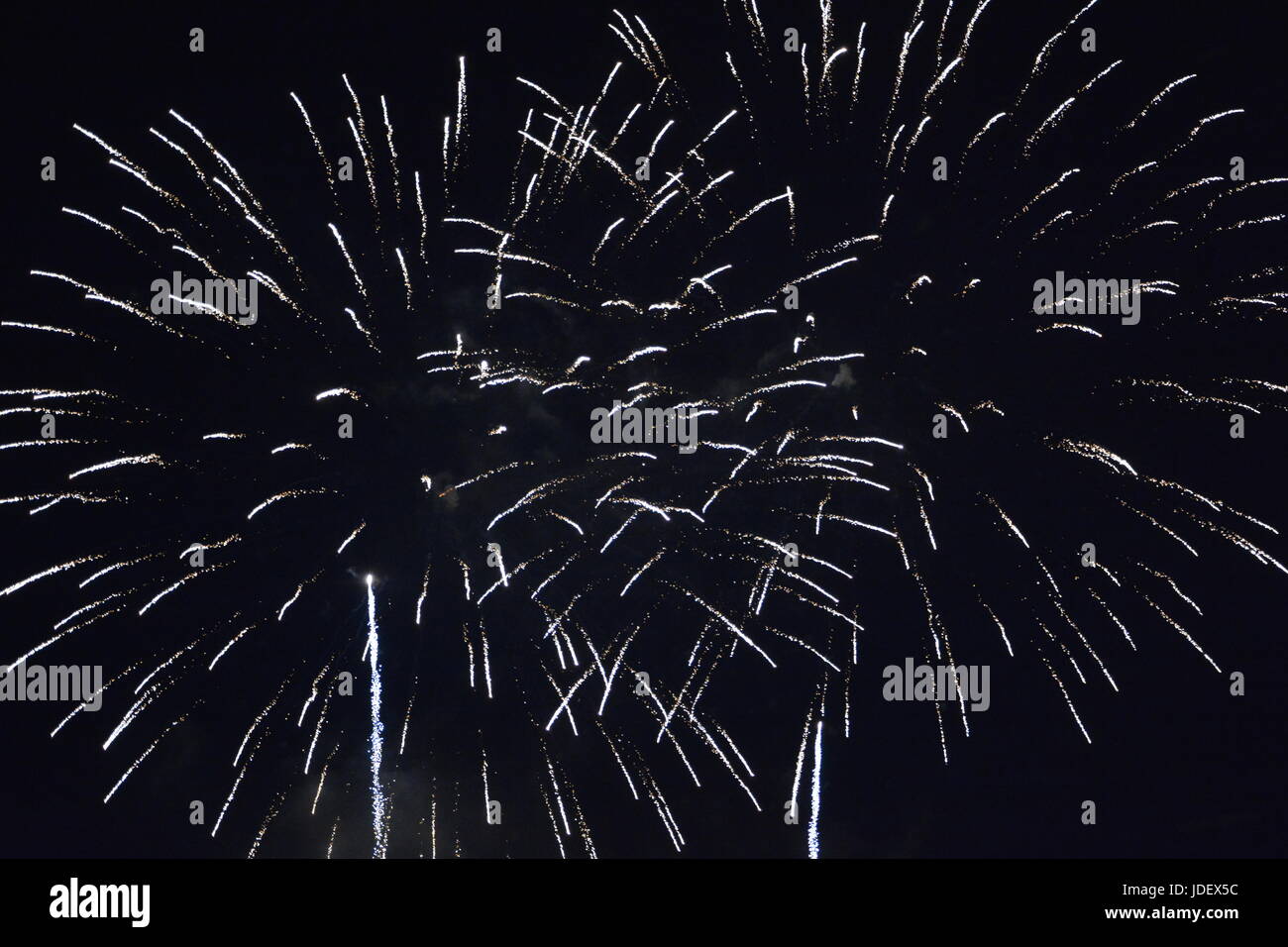 White Fireworks High Resolution Stock Photography and Images - Alamy
