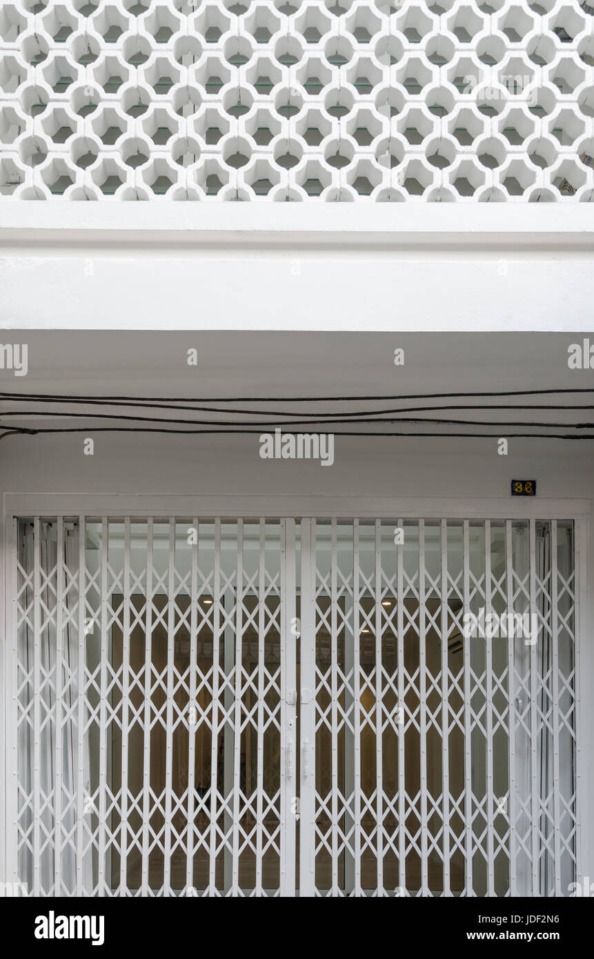 Entrance facade of modern building Stock Photo - Alamy