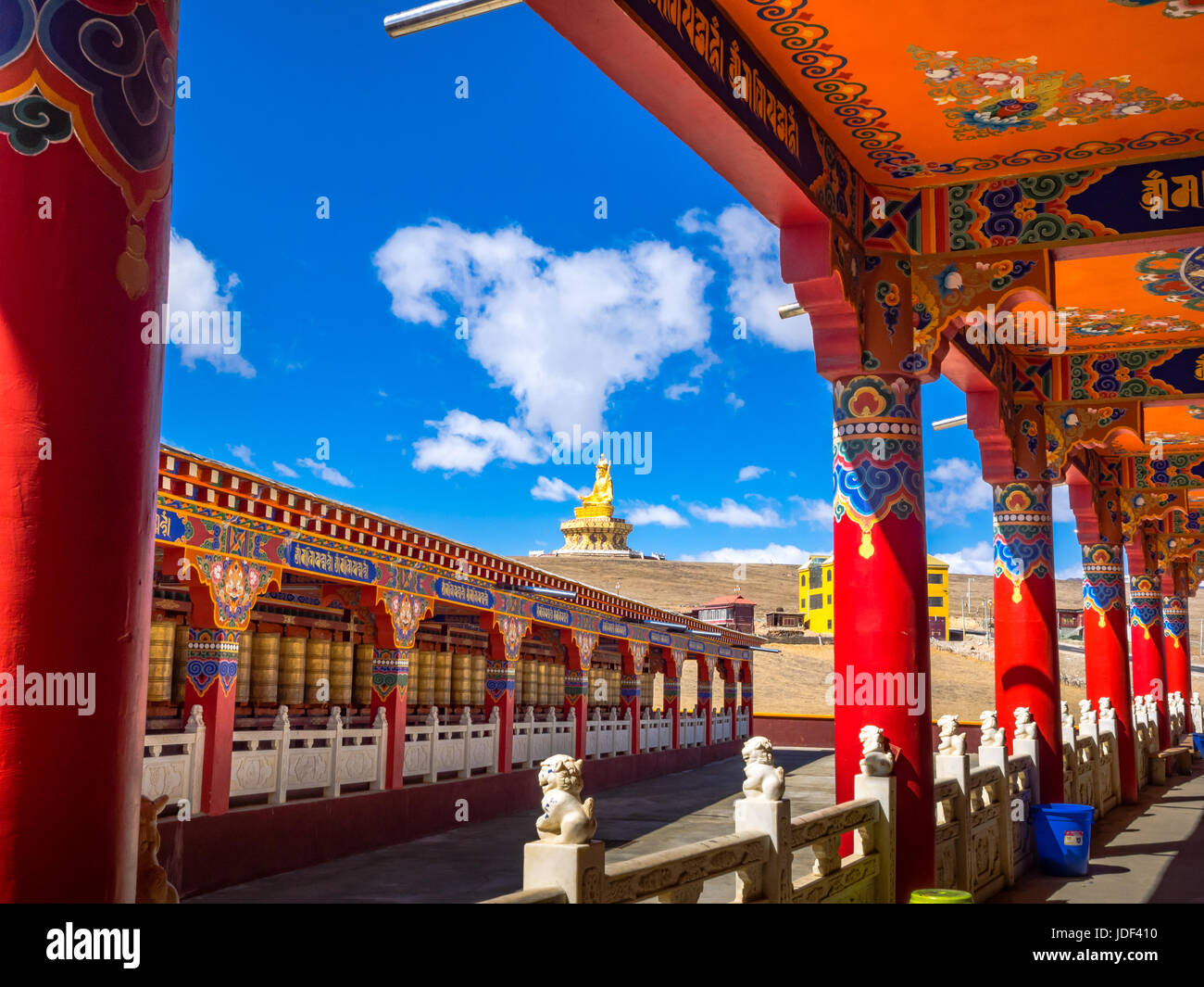 Sichuan, China - April 10, 2017 : View of tibetan buddhist Yarchen Gar ...