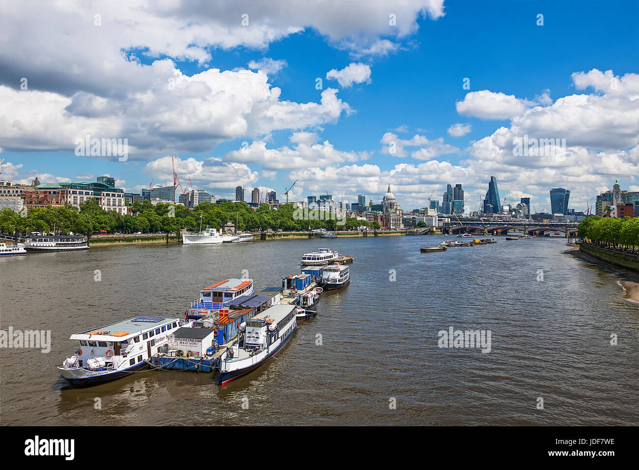 Thames scenery hi-res stock photography and images - Alamy