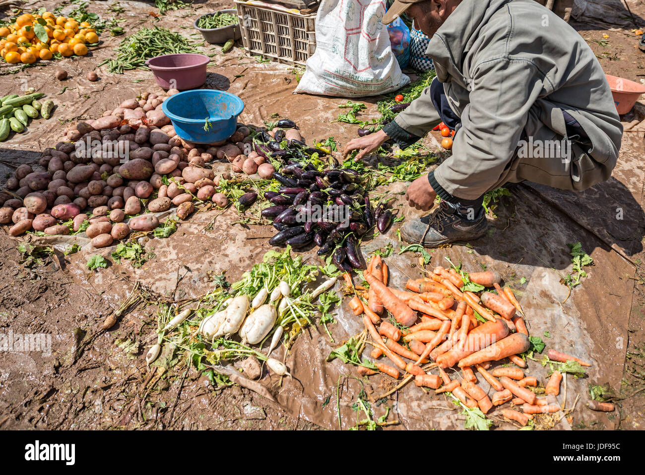 Farmer africa vegetables hi-res stock photography and images - Alamy