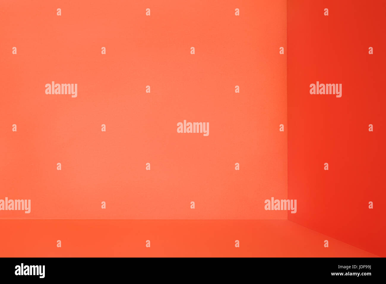 Empty red room corner hi-res stock photography and images - Alamy