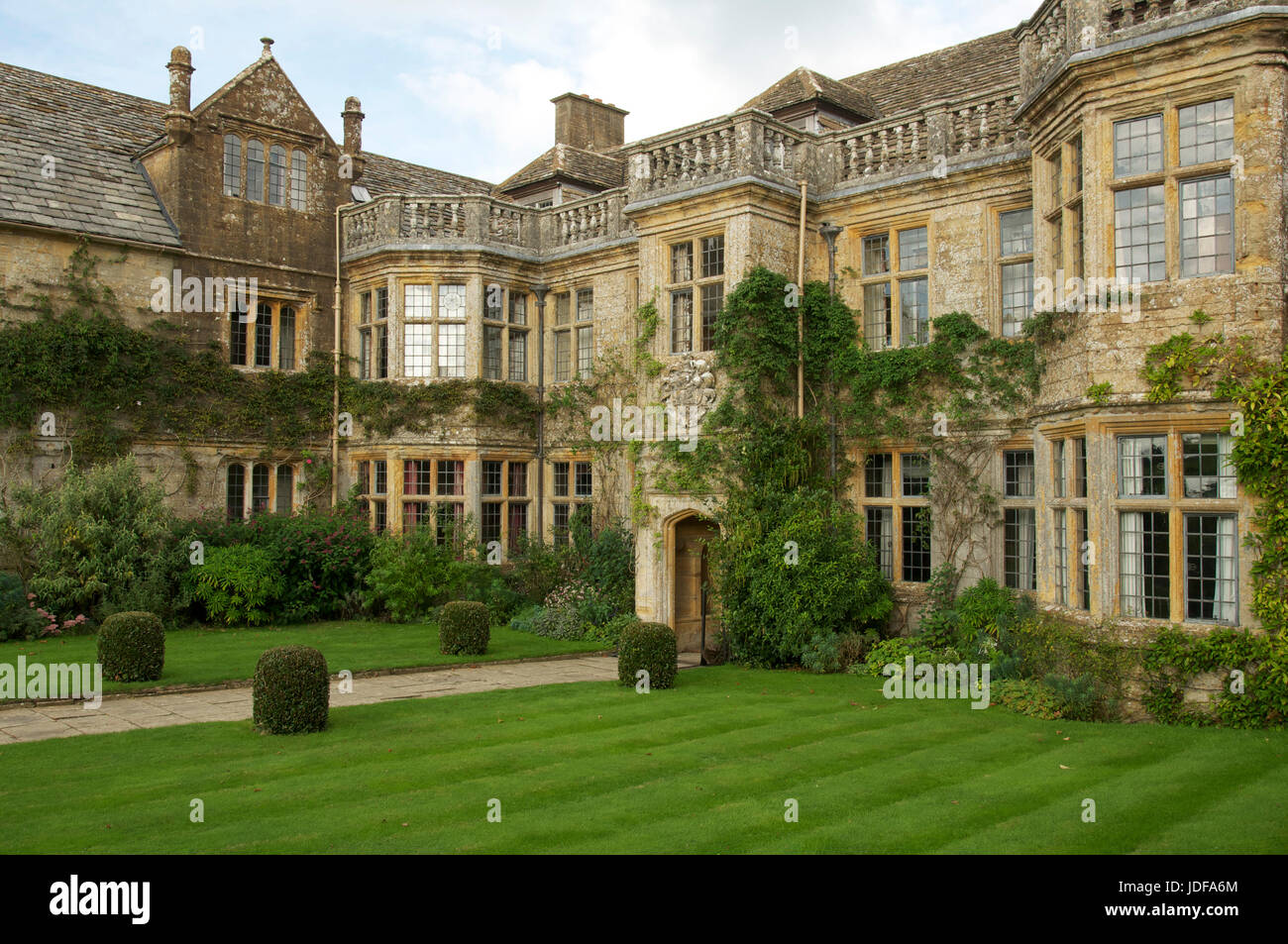 Mapperton house dorset hi-res stock photography and images - Alamy