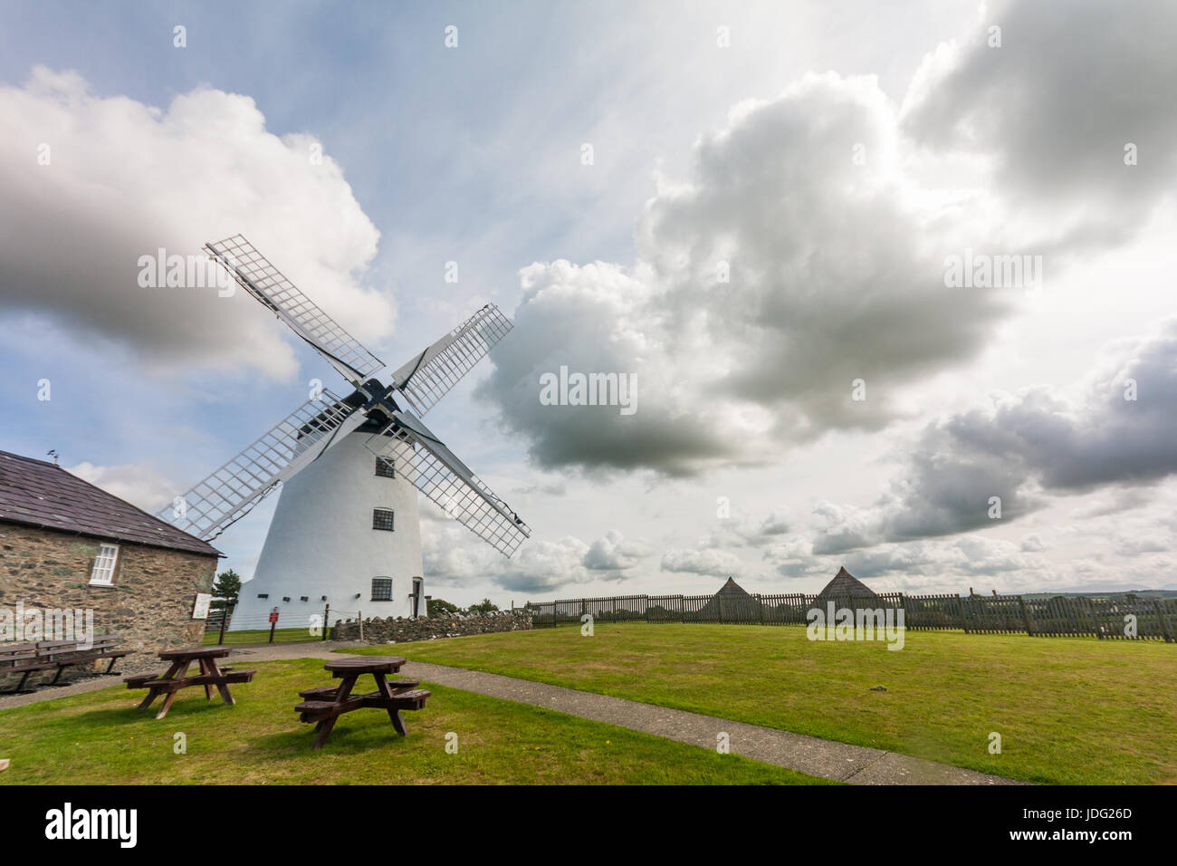 Wind farm wales hi-res stock photography and images - Alamy