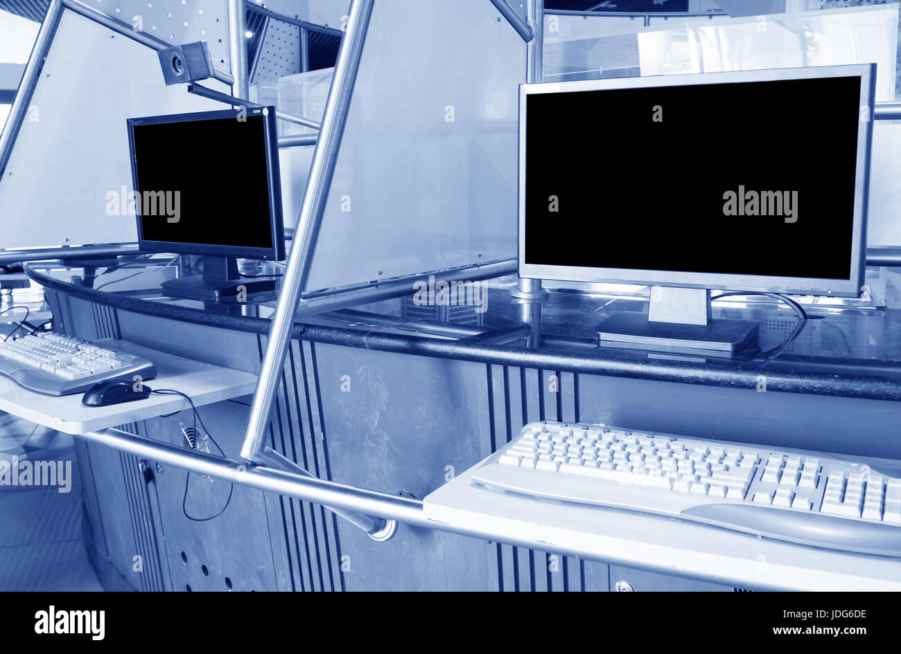 Modern computer room Stock Photo - Alamy