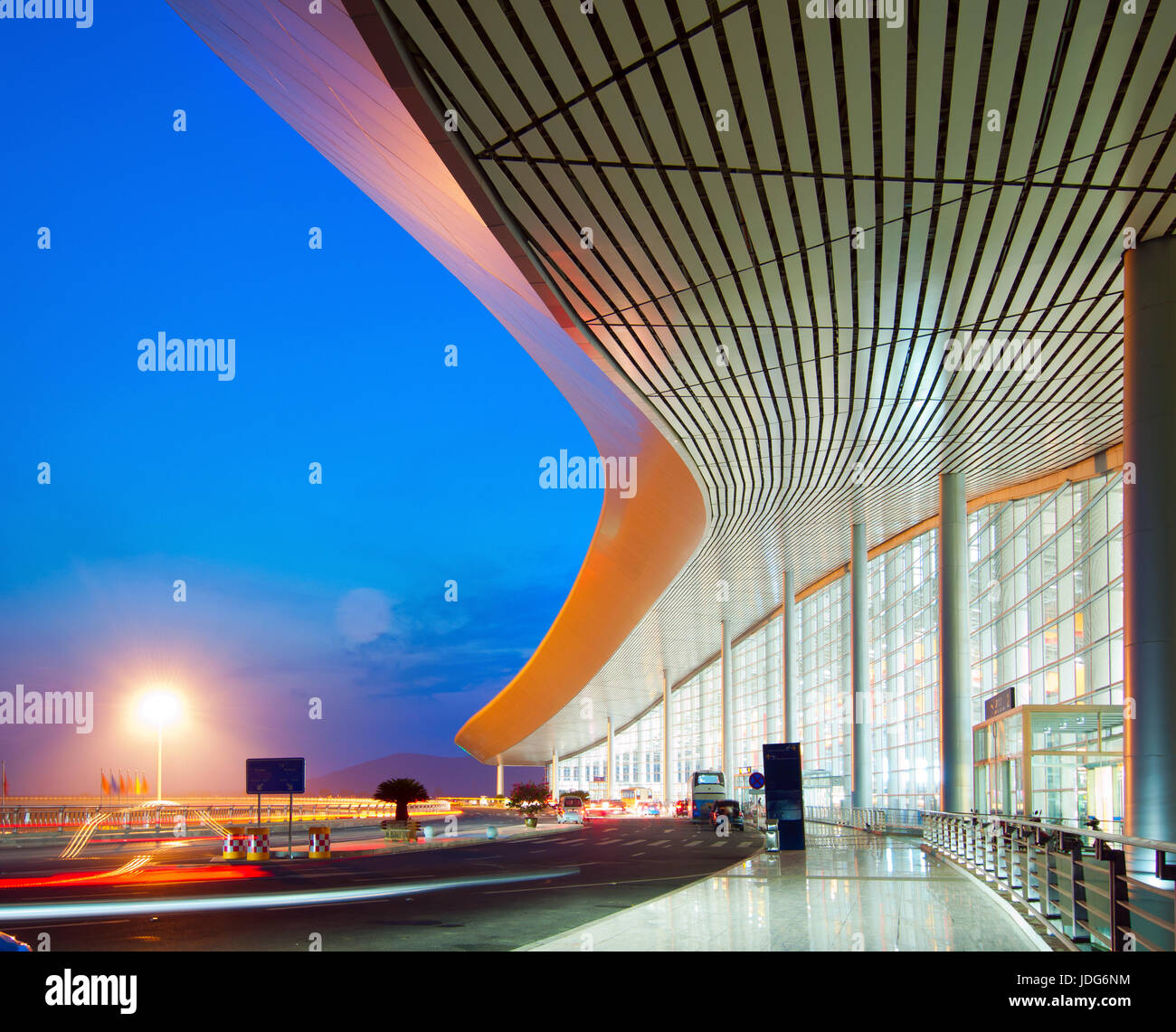 Pudong airport station hi-res stock photography and images - Alamy