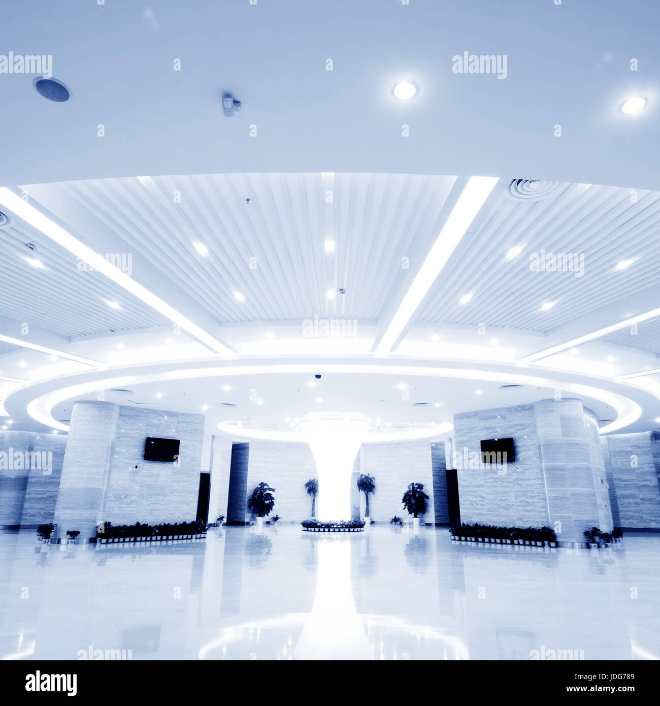 Modern vestibule building hi-res stock photography and images - Alamy
