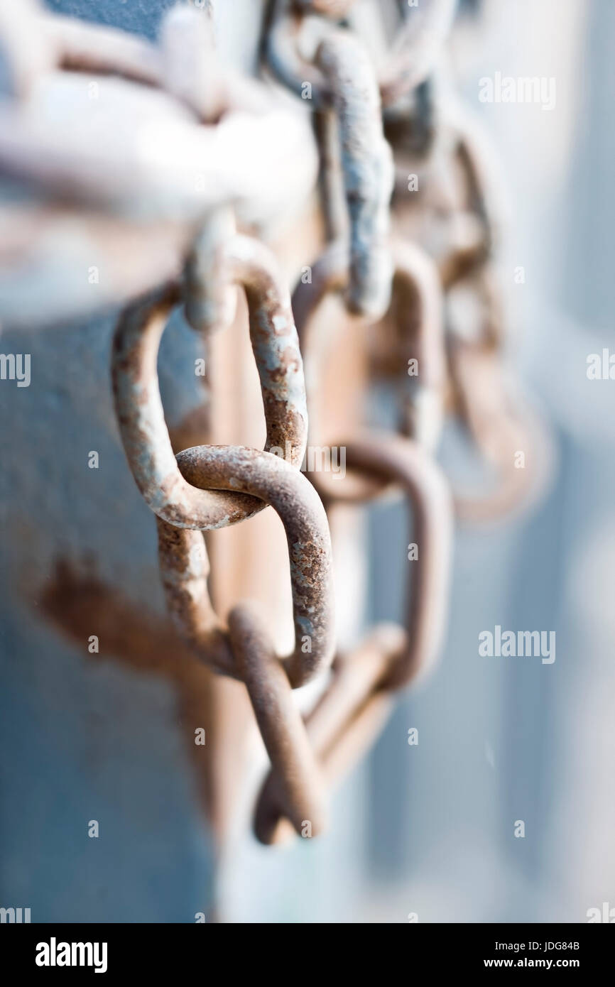Close up of rusted metal chain Stock Photo - Alamy