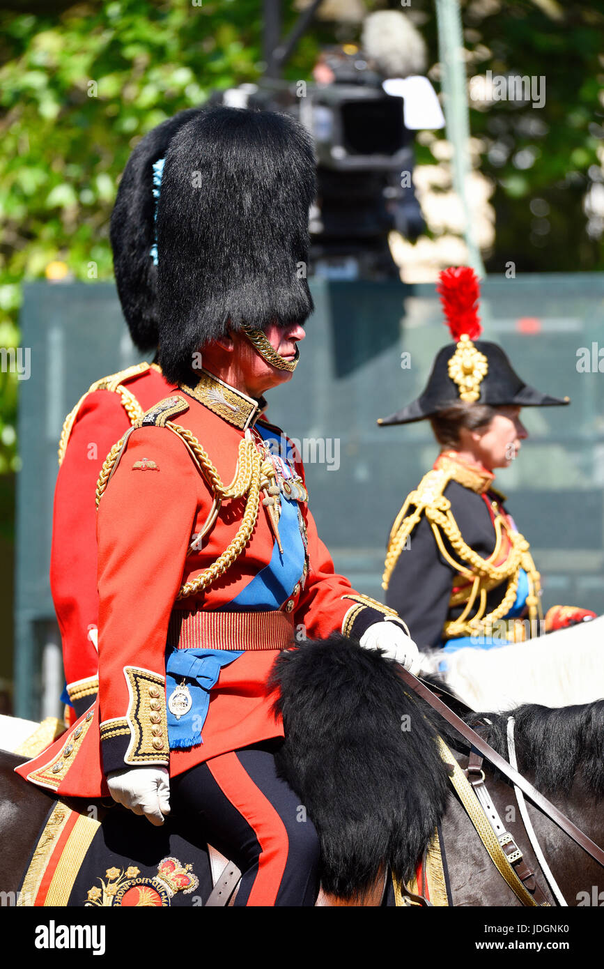 British ceremonial uniforms hi-res stock photography and images - Alamy