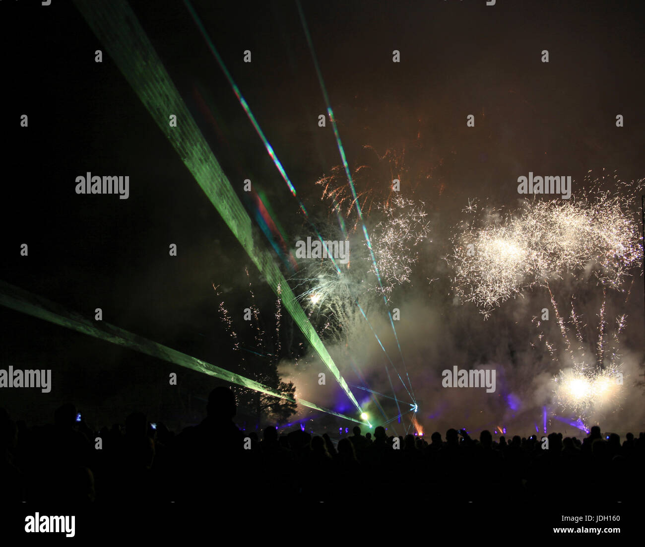 Huge fireworks display hi-res stock photography and images - Alamy