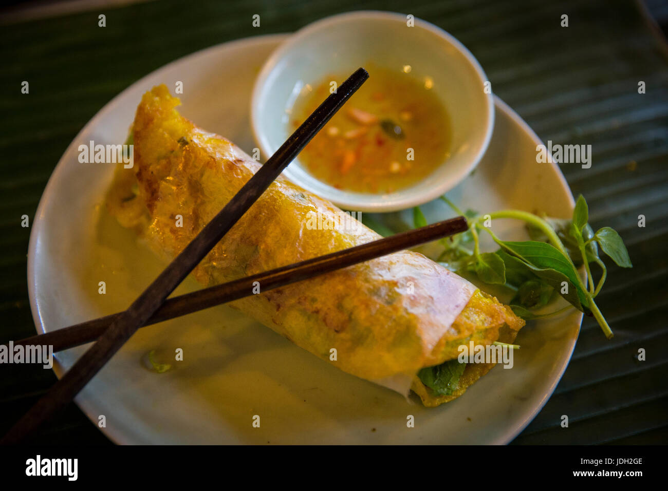 Vietnamese Traditional Fresh Spring Roll Stock Photo - Alamy