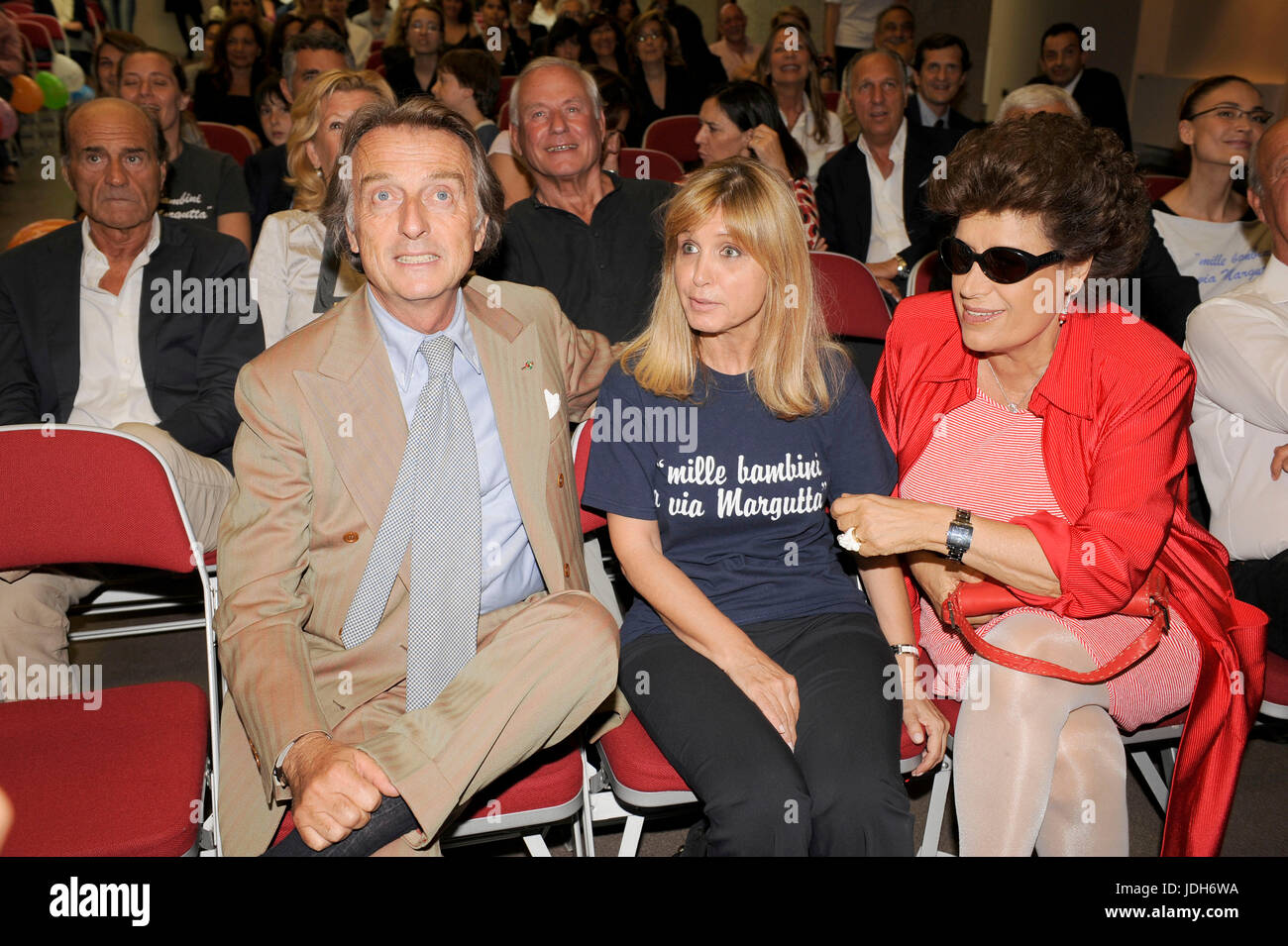 Roma - 1000 bambini a via margutta Asta di beneficienza luca cordero di ...