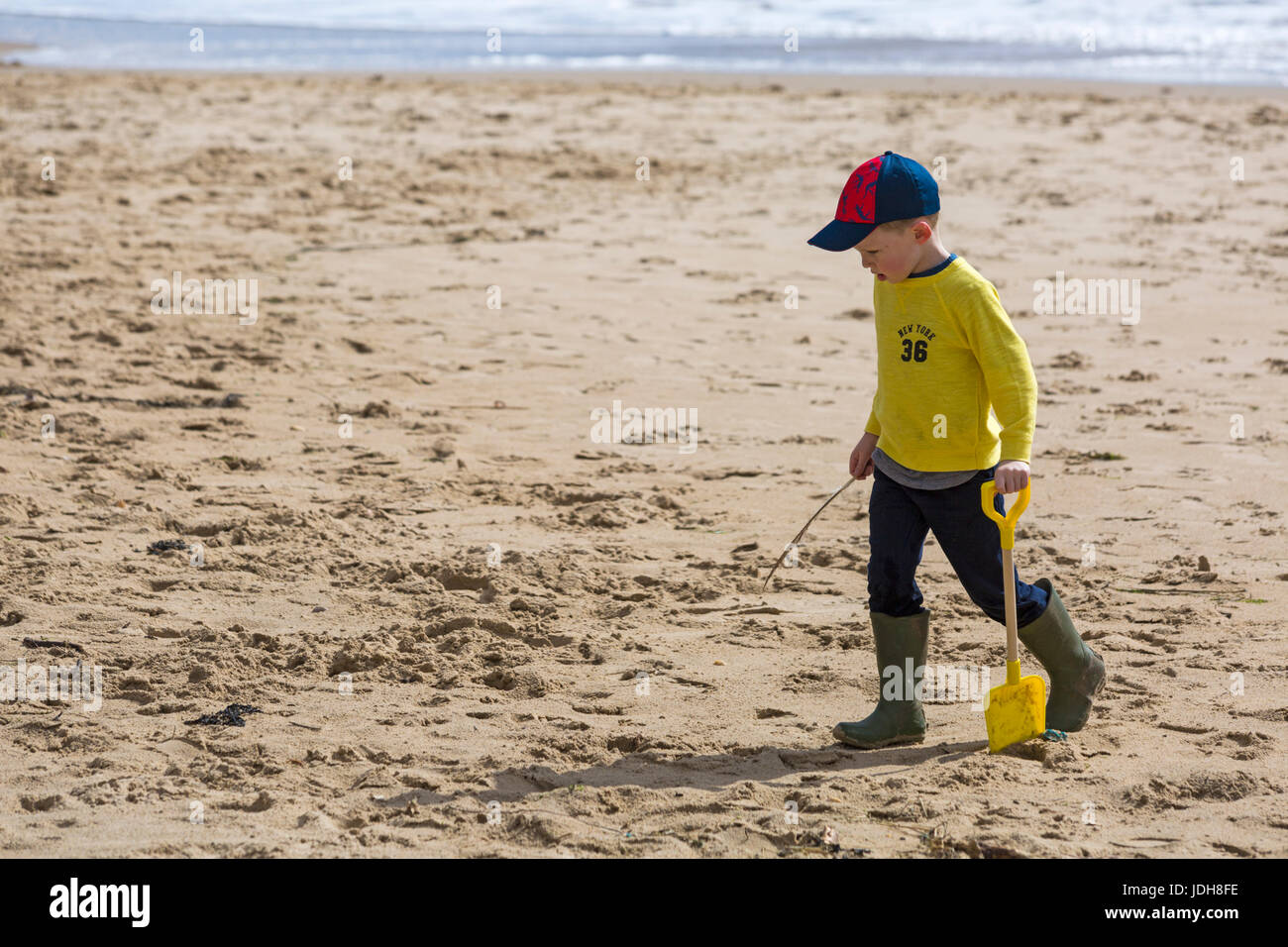 Children wearing wellies High Resolution Stock Photography and Images ...