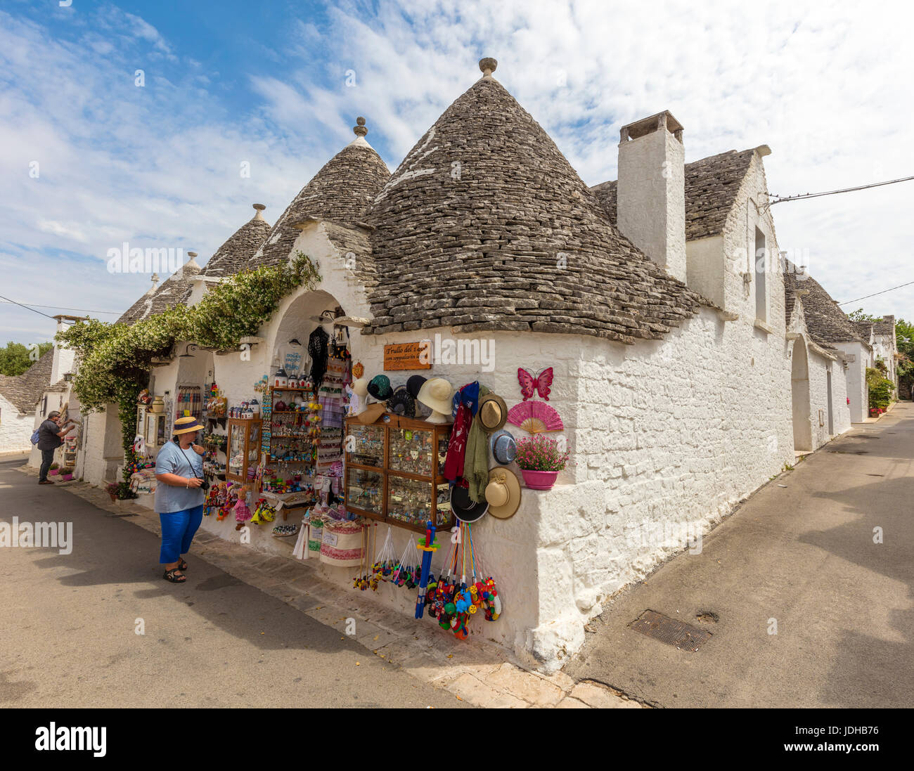 Alberobello village hi-res stock photography and images - Alamy
