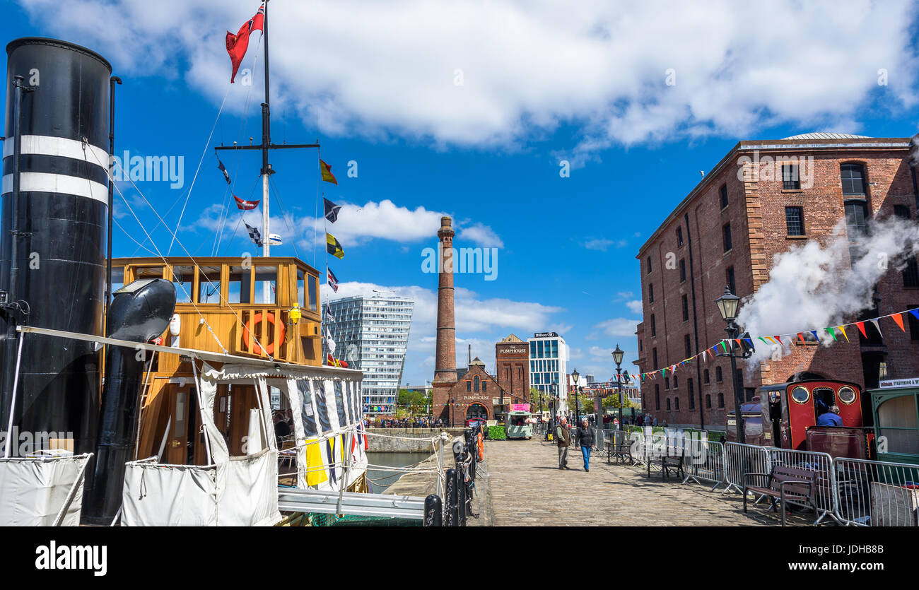 Steam train engine locomotive port hi-res stock photography and images ...