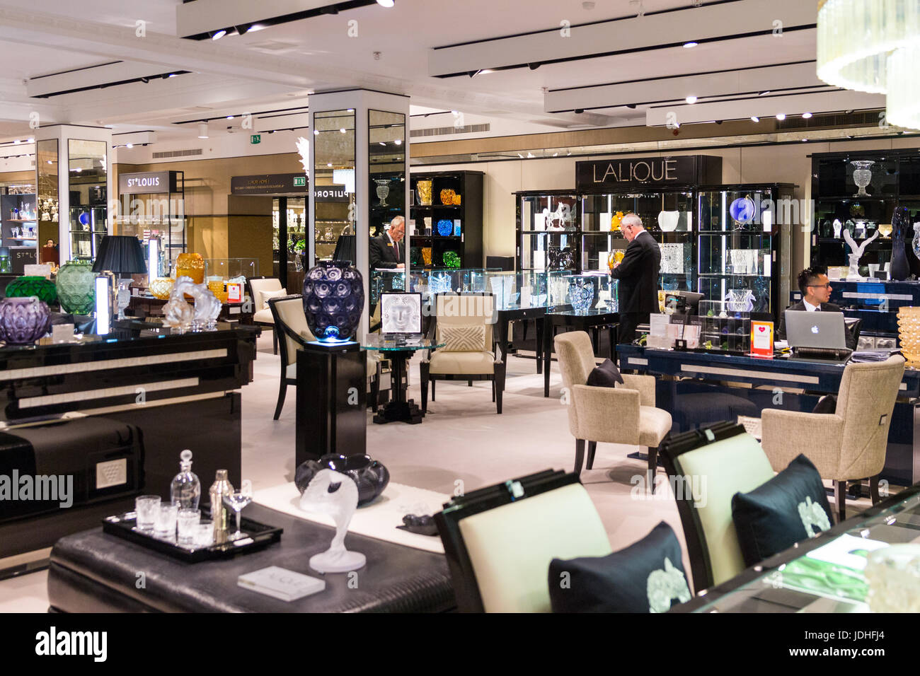 Harrods interior hi-res stock photography and images - Alamy