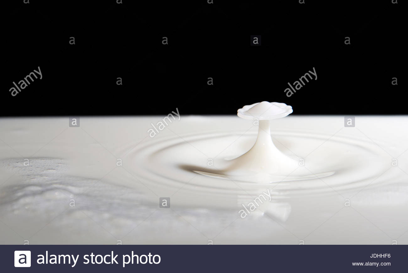 Milk Water Splash Stock Photos & Milk Water Splash Stock Images - Alamy