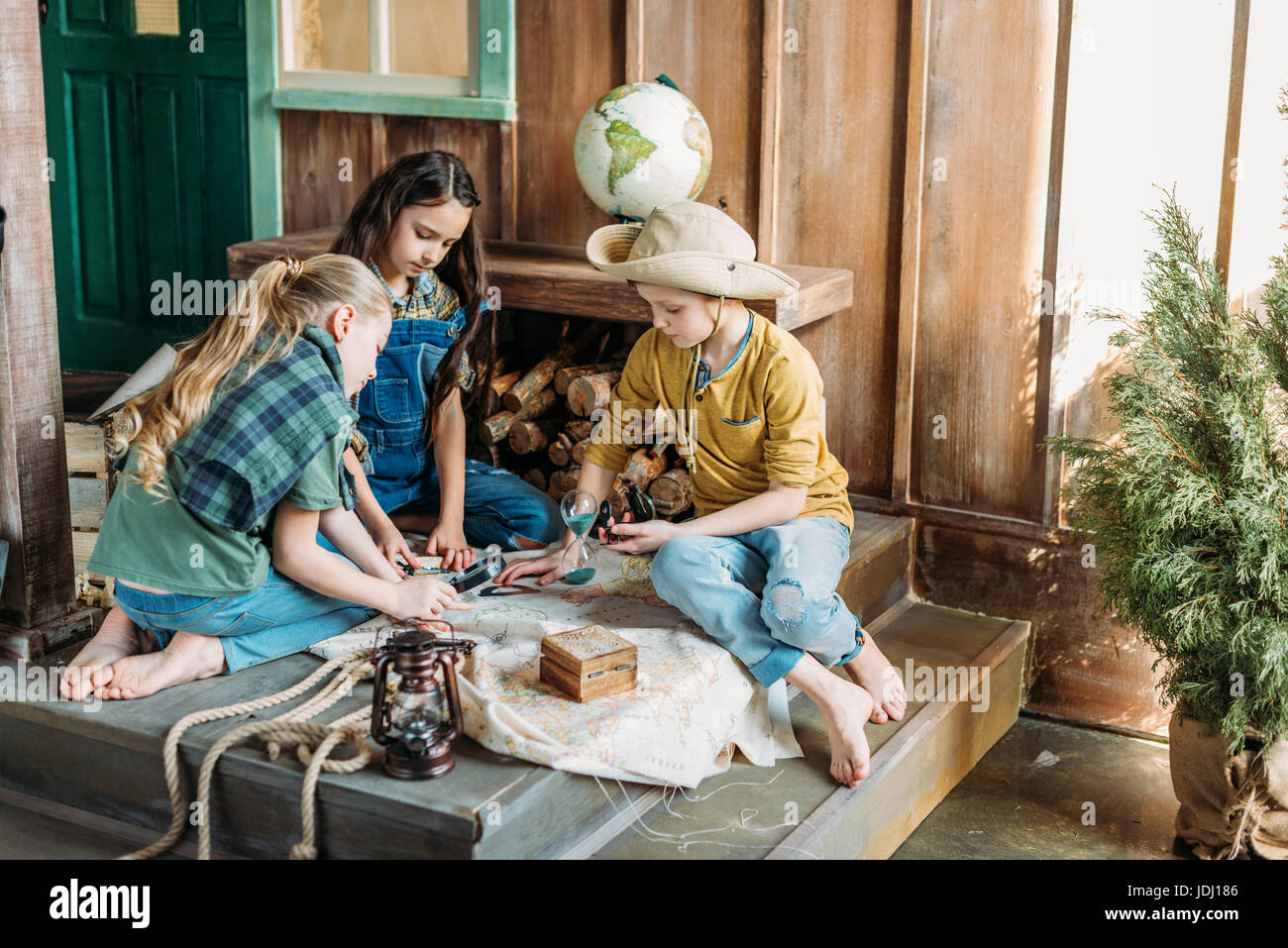 Treasure map kids hi-res stock photography and images - Alamy