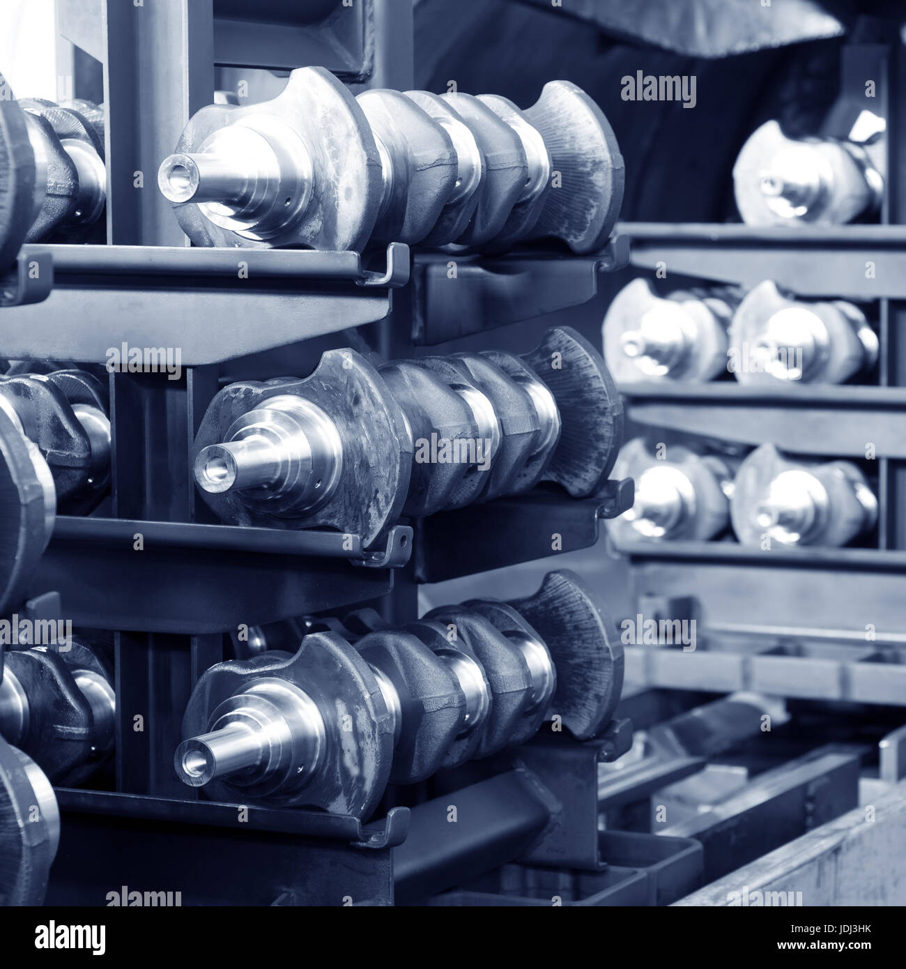 Car parts crankshaft close hi-res stock photography and images - Alamy