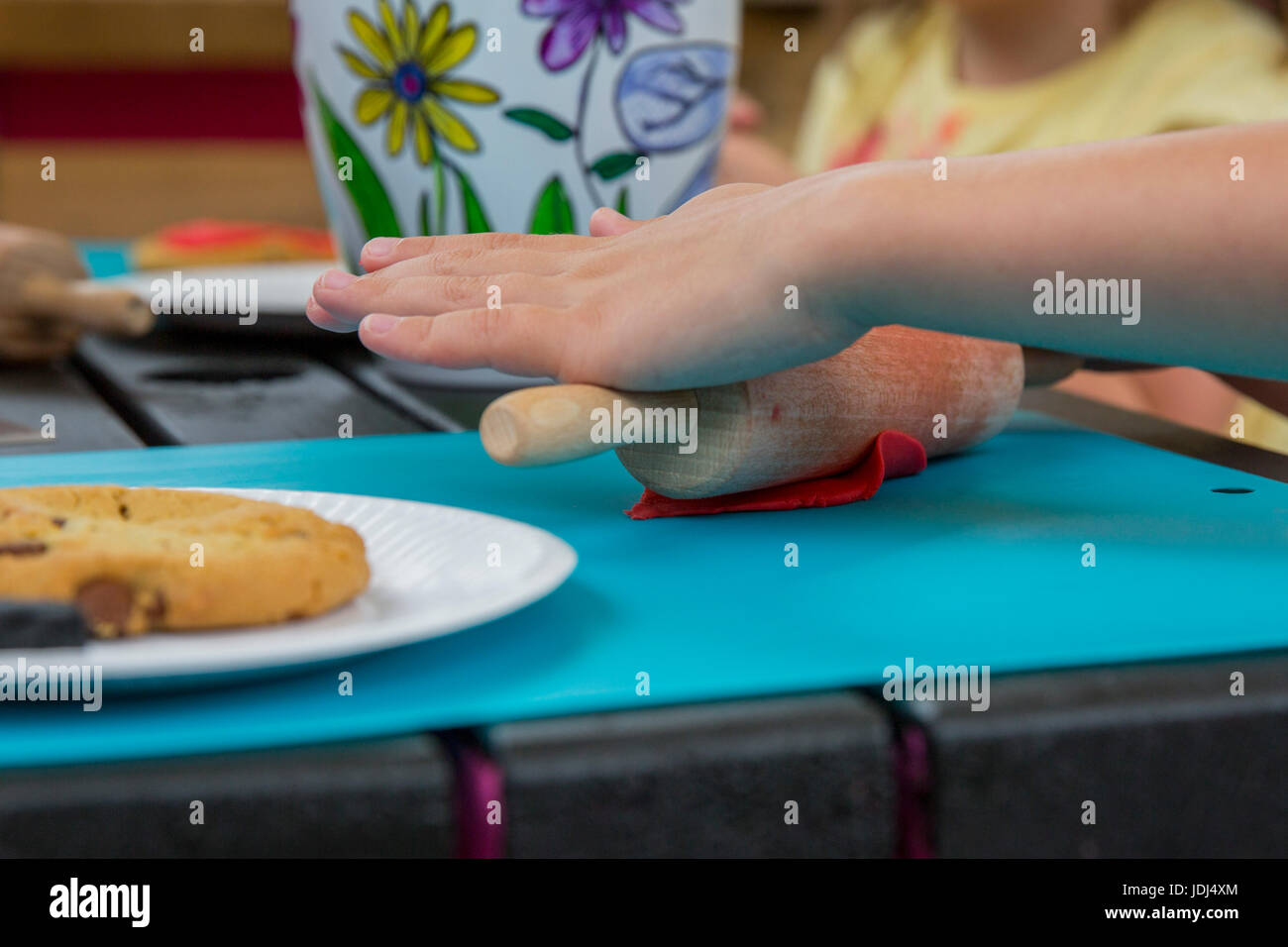 Children's summer cooking activities Stock Photo - Alamy
