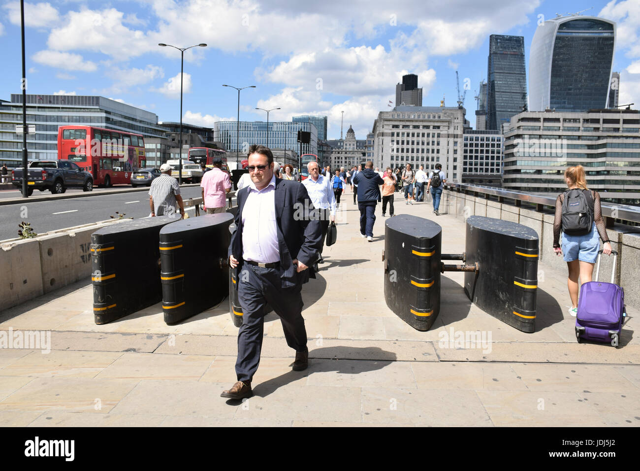 Anti terror barriers placed on London Bridge after 3 June terrorist ...