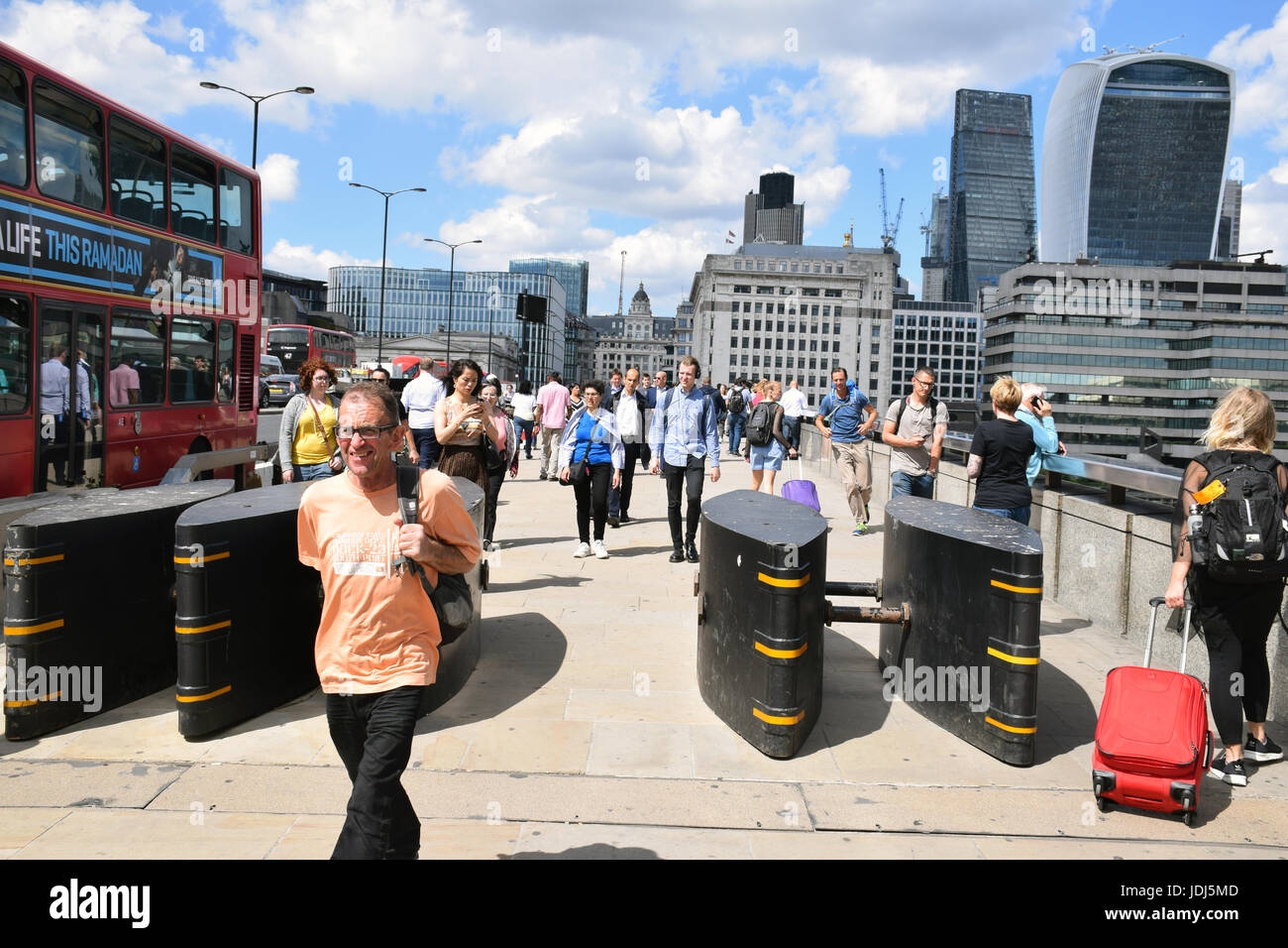 Anti terror barriers placed on London Bridge after 3 June terrorist ...