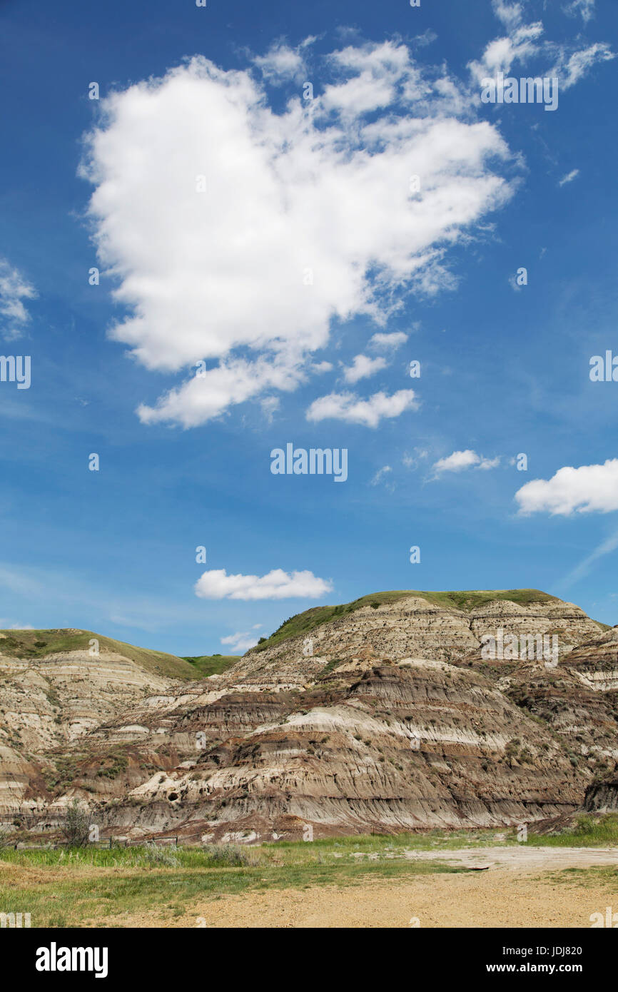 Stratified rock hi-res stock photography and images - Alamy
