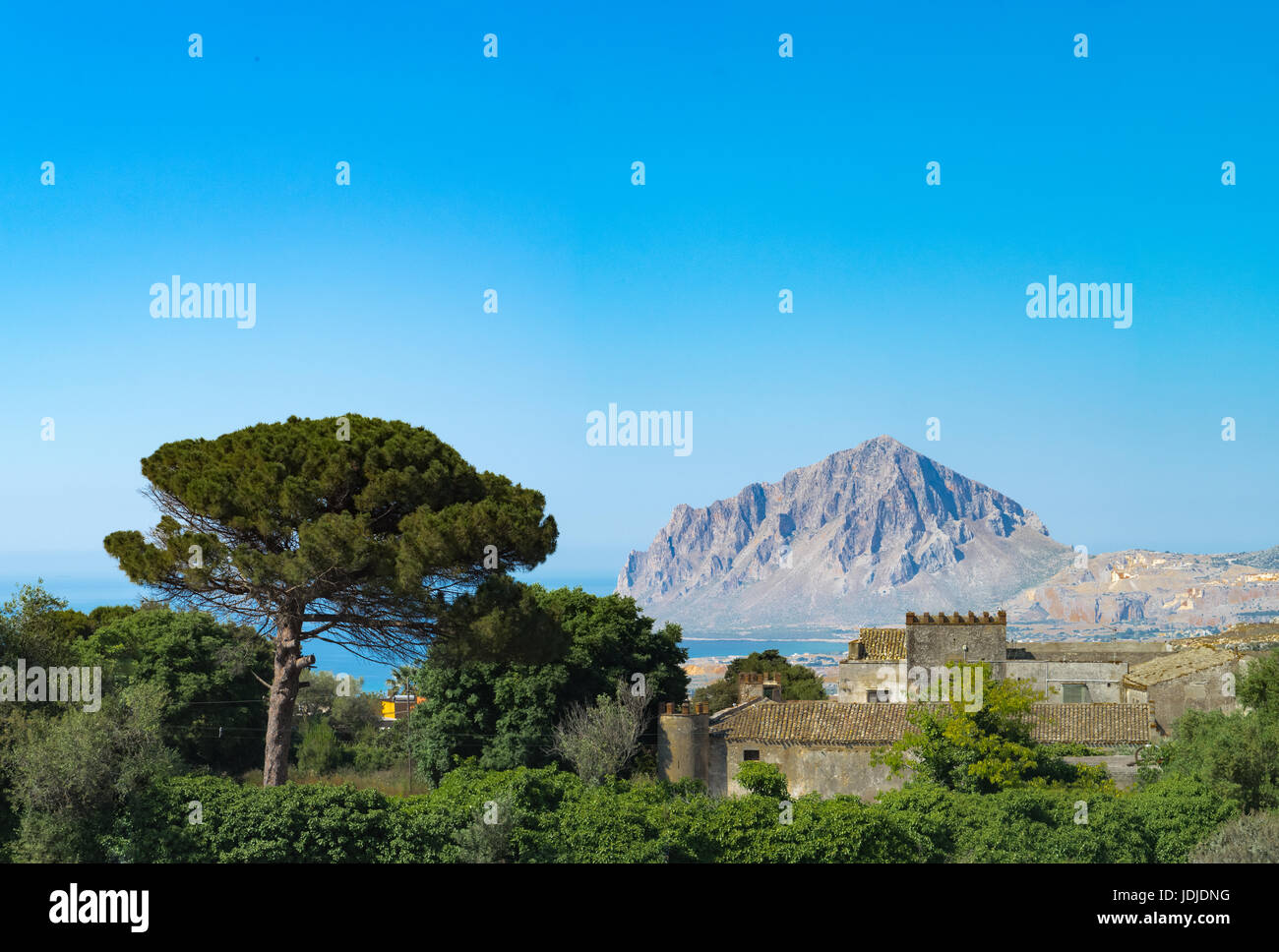 Ground sicily rural landscape hi-res stock photography and images - Alamy