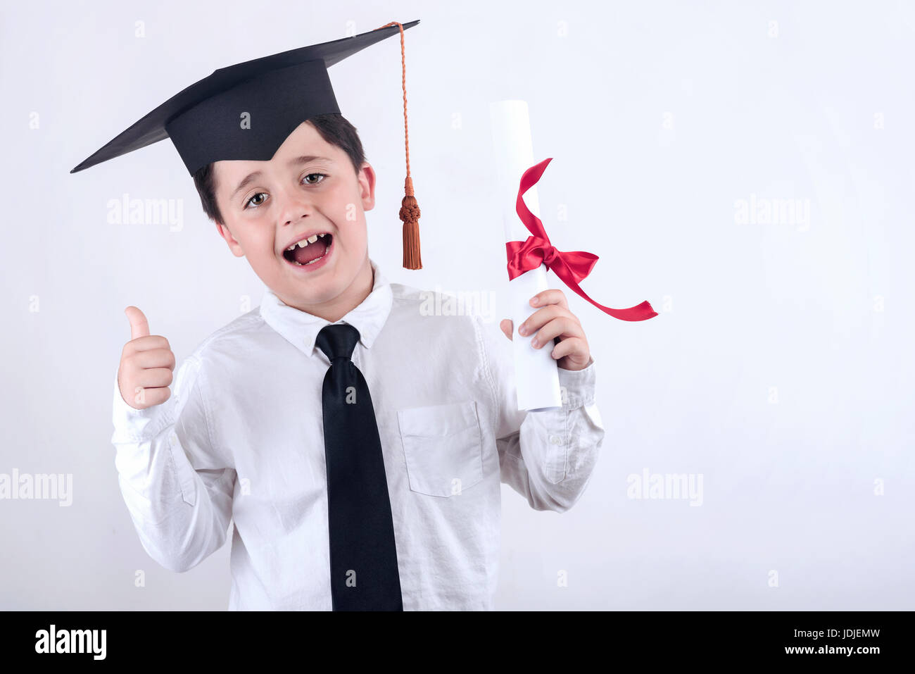 Graduation ceremony certificate hi-res stock photography and images - Alamy