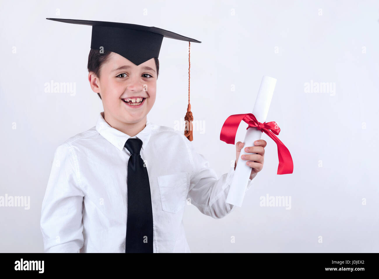 Graduation ceremony certificate hi-res stock photography and images - Alamy