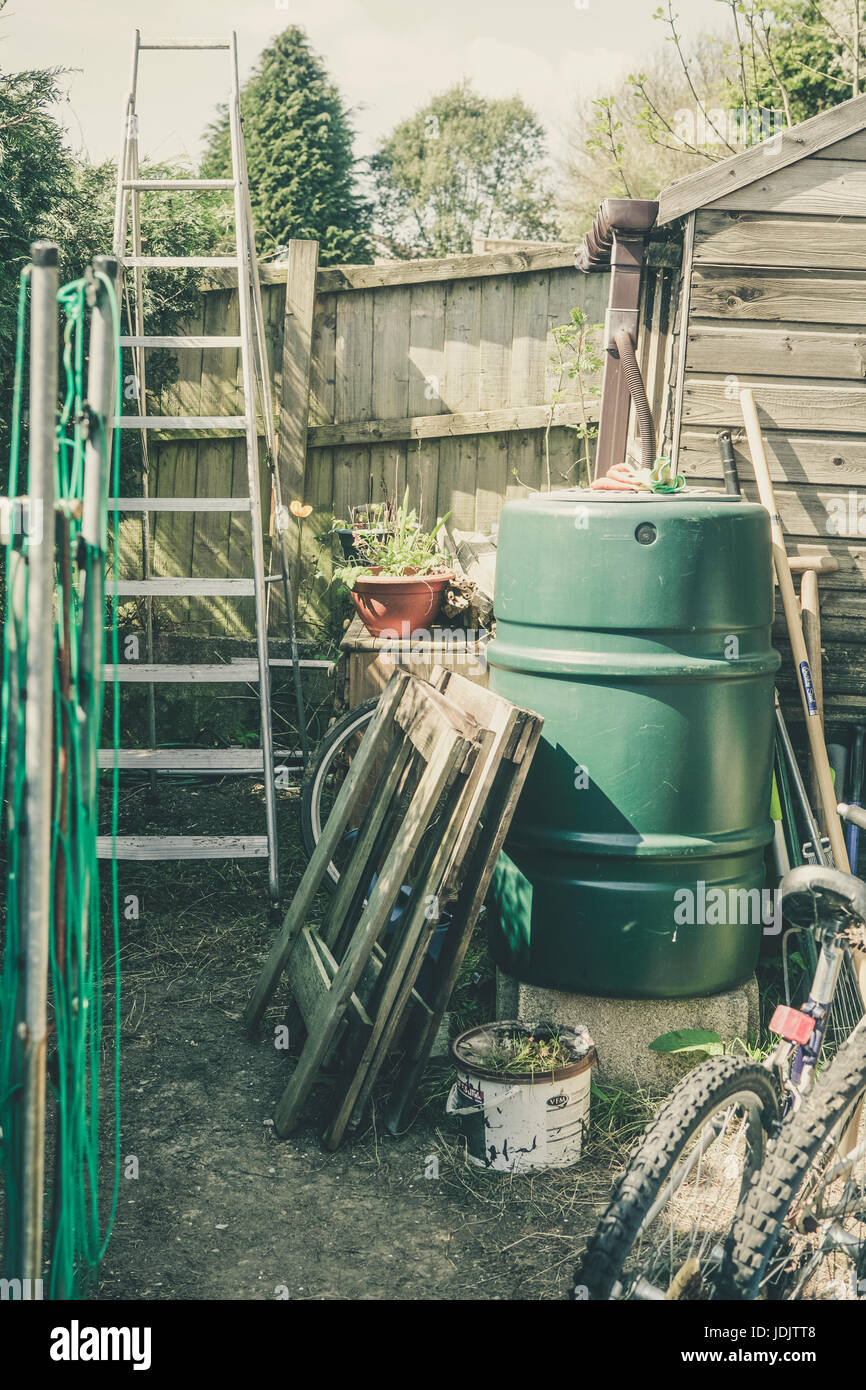 Untidy garden hi-res stock photography and images - Alamy