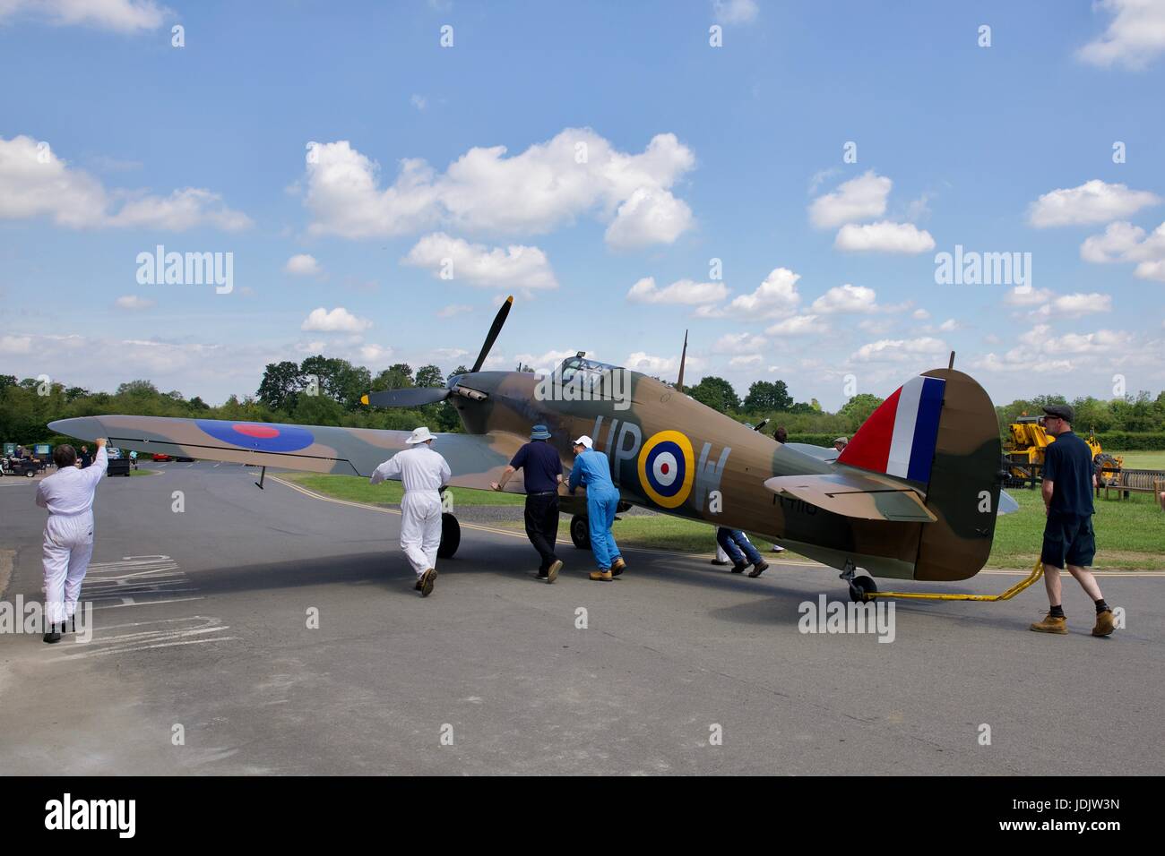 Raf ground crew ww2 hi-res stock photography and images - Alamy
