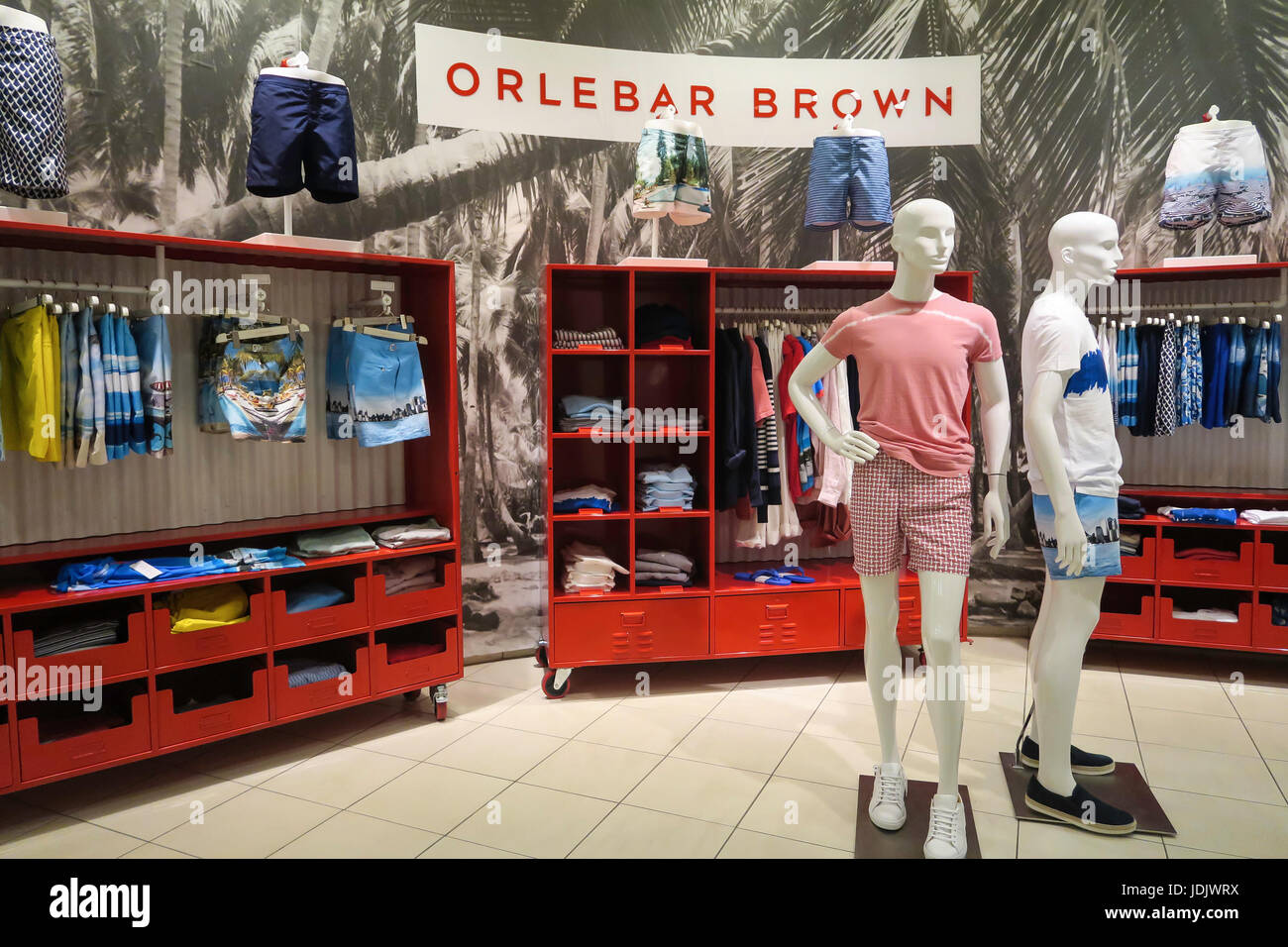 Saks Fifth Avenue Flagship Department Store, NYC, USA Stock Photo - Alamy