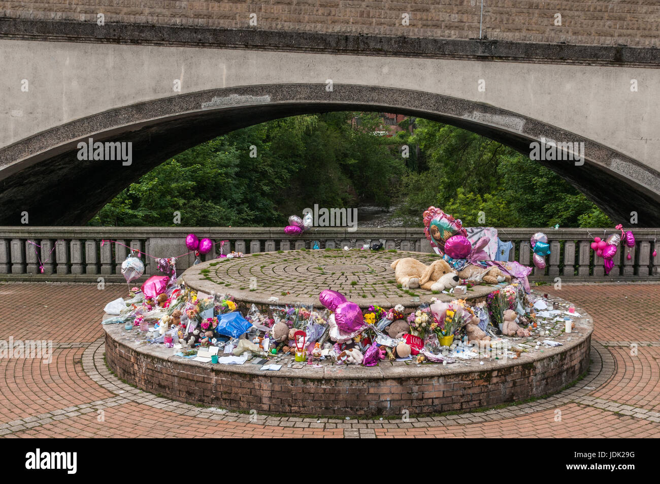 Mourning of bomb victims hi-res stock photography and images - Alamy