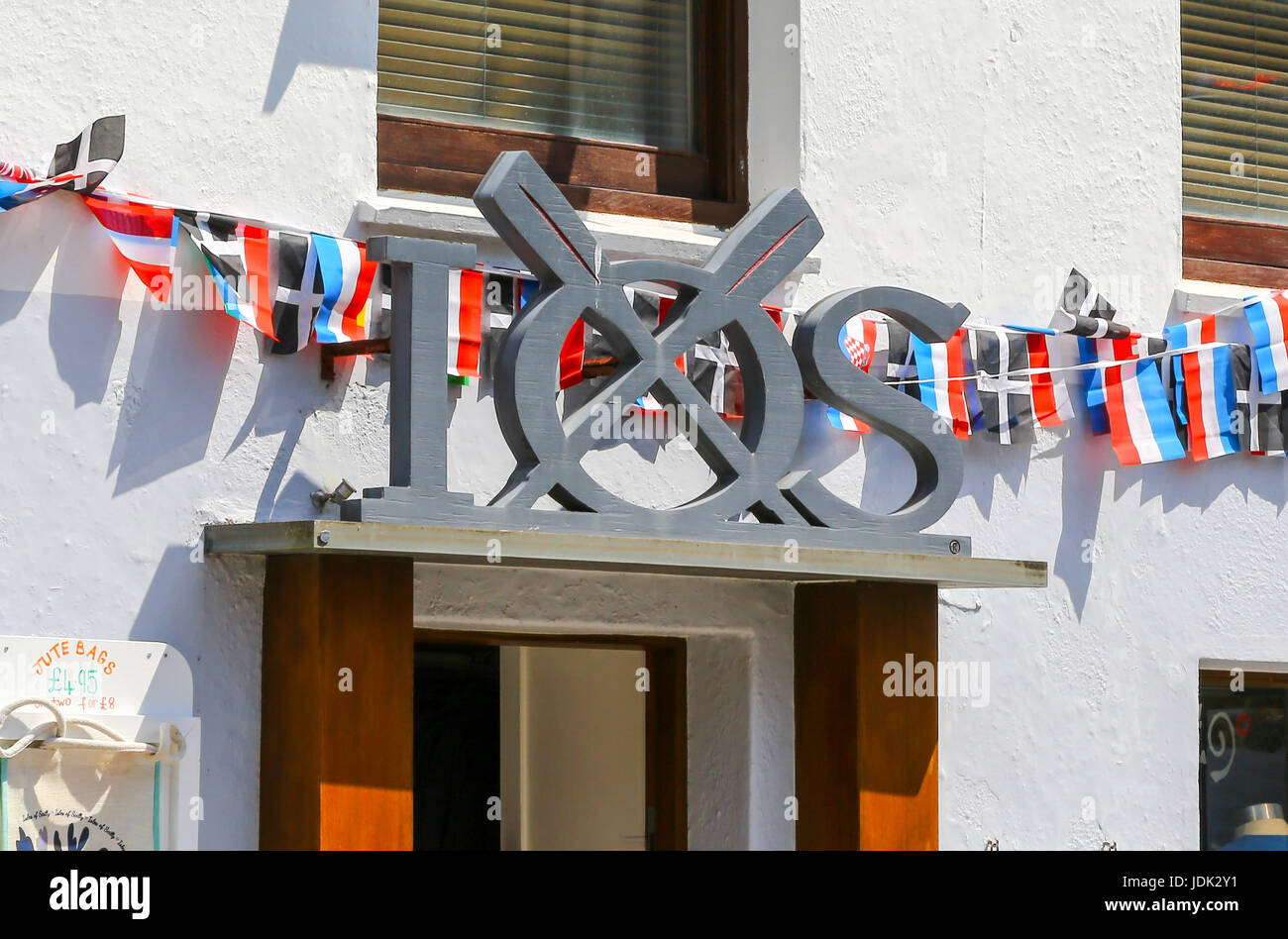 Crossed oars logo hi-res stock photography and images - Alamy